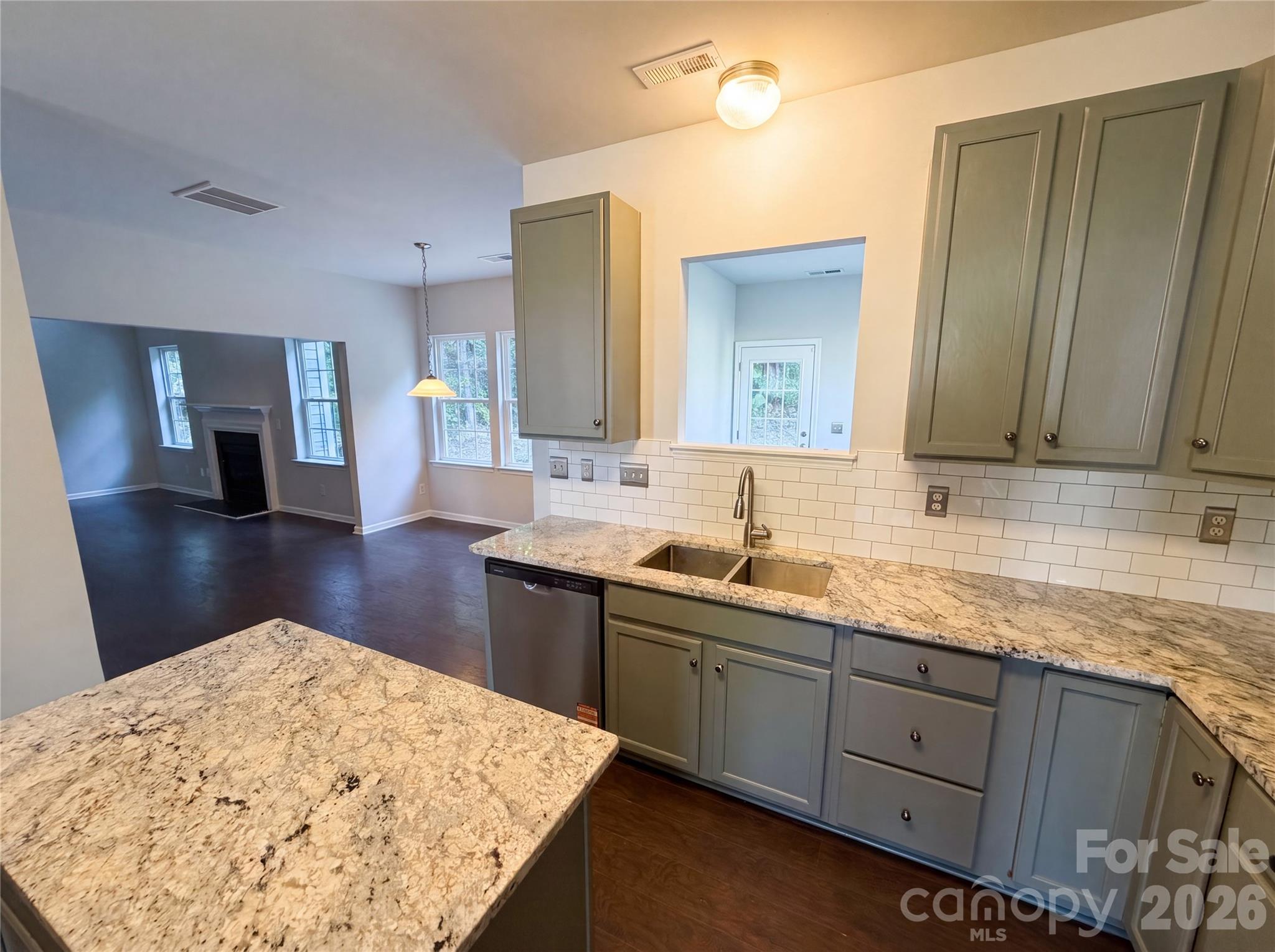 Home for sale at 2007 Turtle Point Road, Charlotte, NC — photo 7 of 26