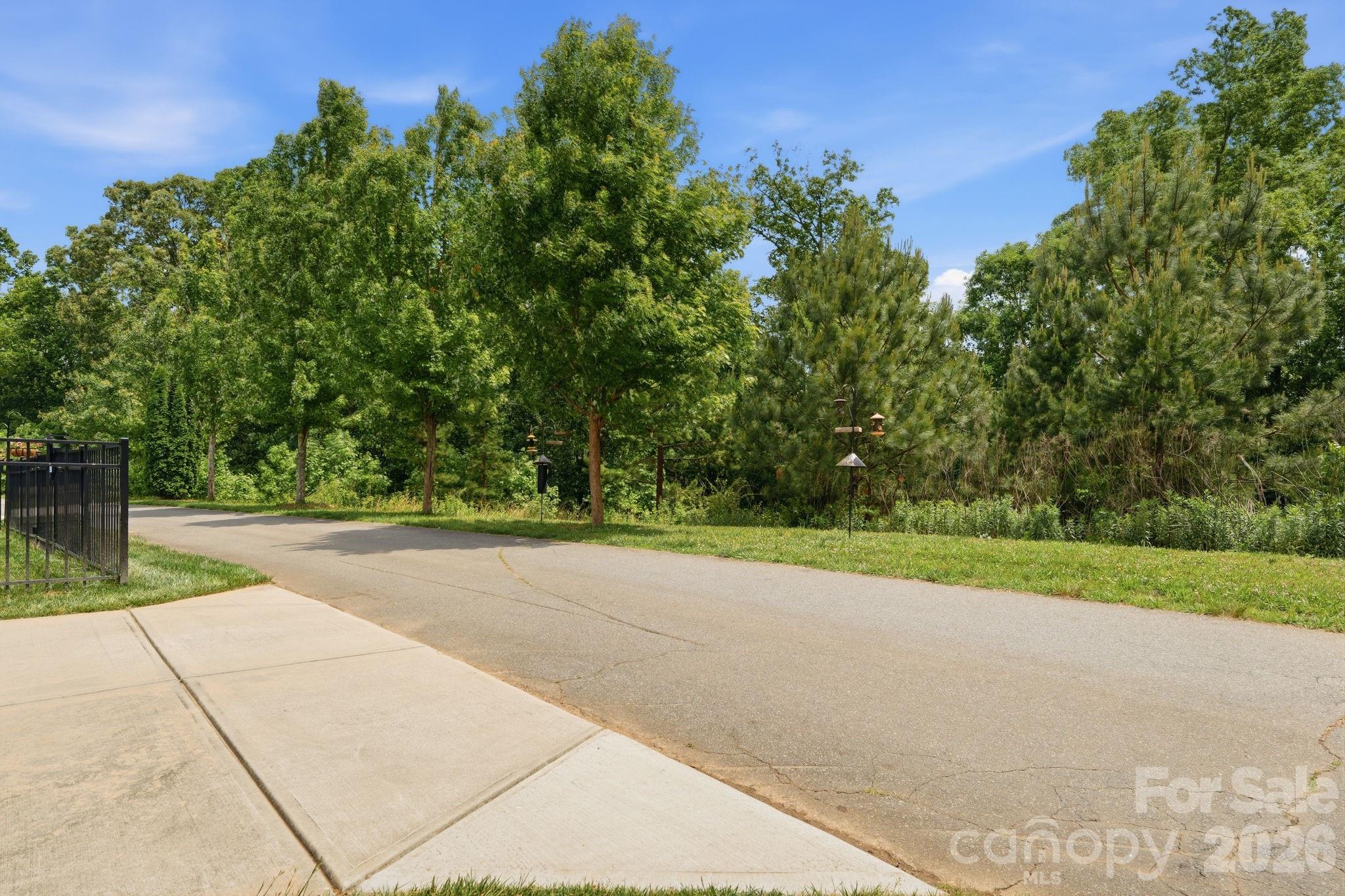 Photo 4 of 18006 Coulter Parkway, Cornelius, NC