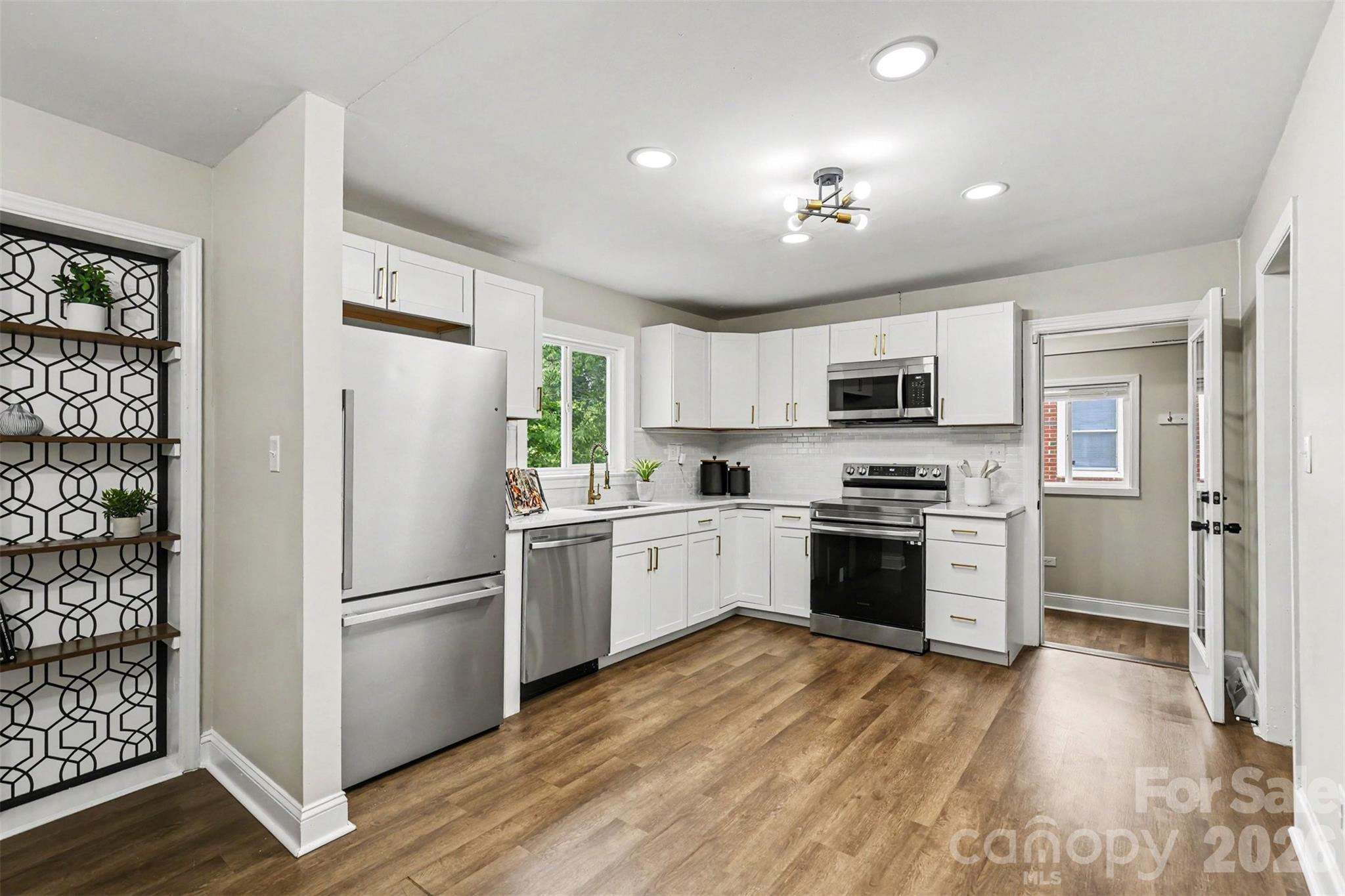 3430 Meredith Avenue, Charlotte, NC - photo 7 of 21
