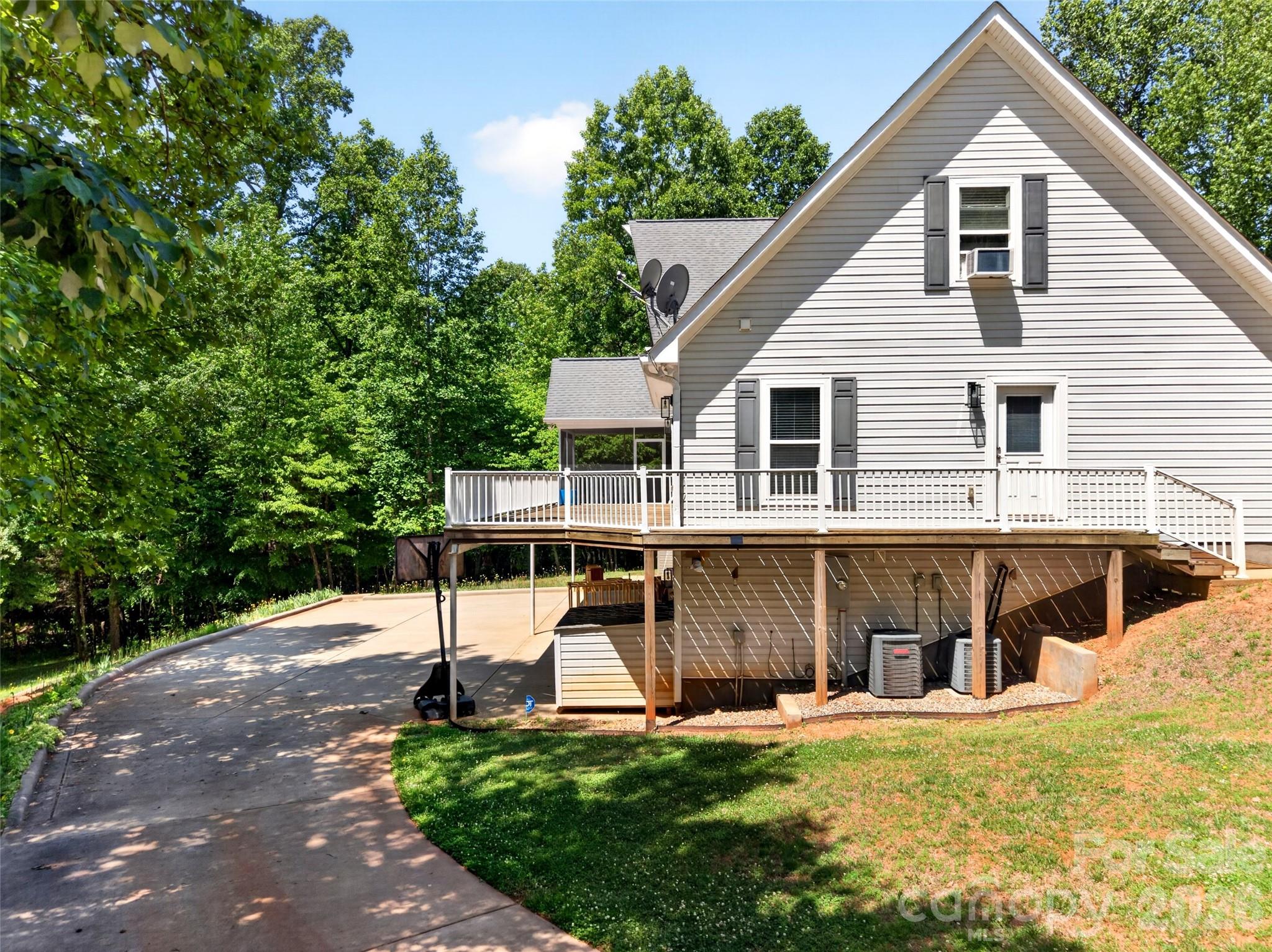 2977 Cabin Creek Drive, Catawba, NC - photo 8 of 46