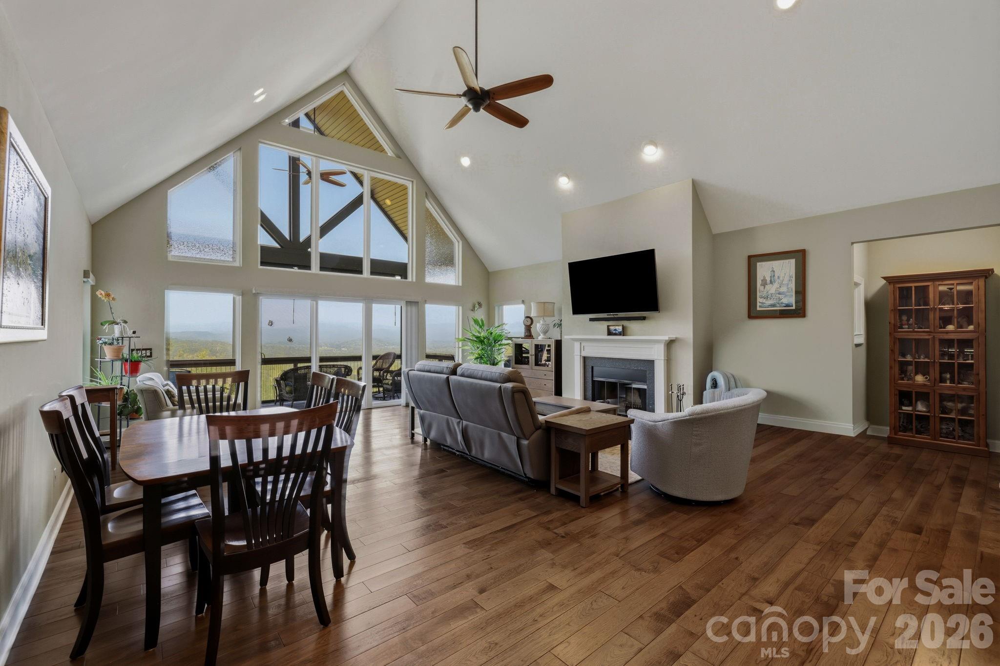 467 Crystal Heights Drive, Hendersonville, NC - photo 15 of 44