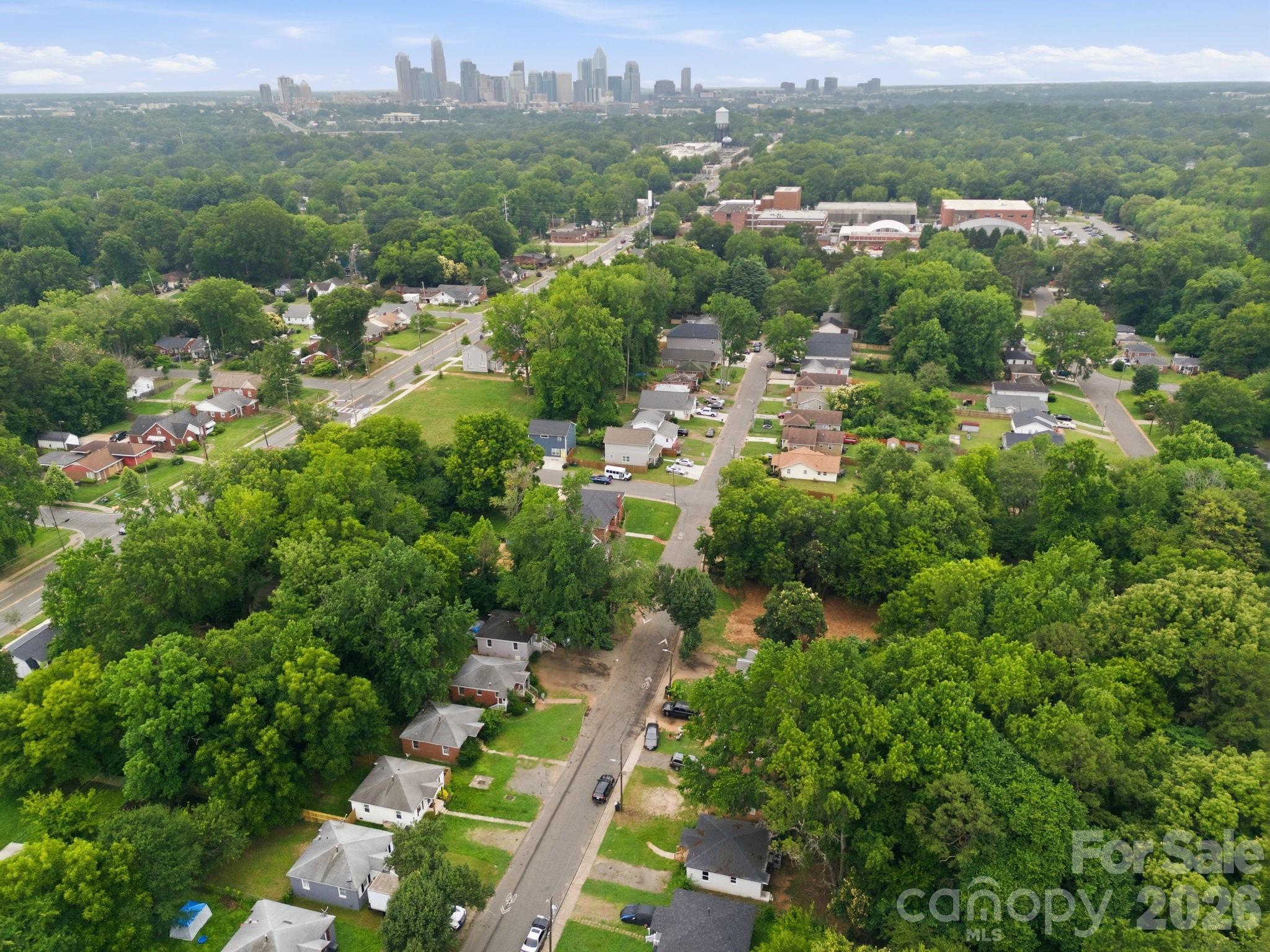 Photo 11 of 1829 Taylor Avenue, Charlotte, NC