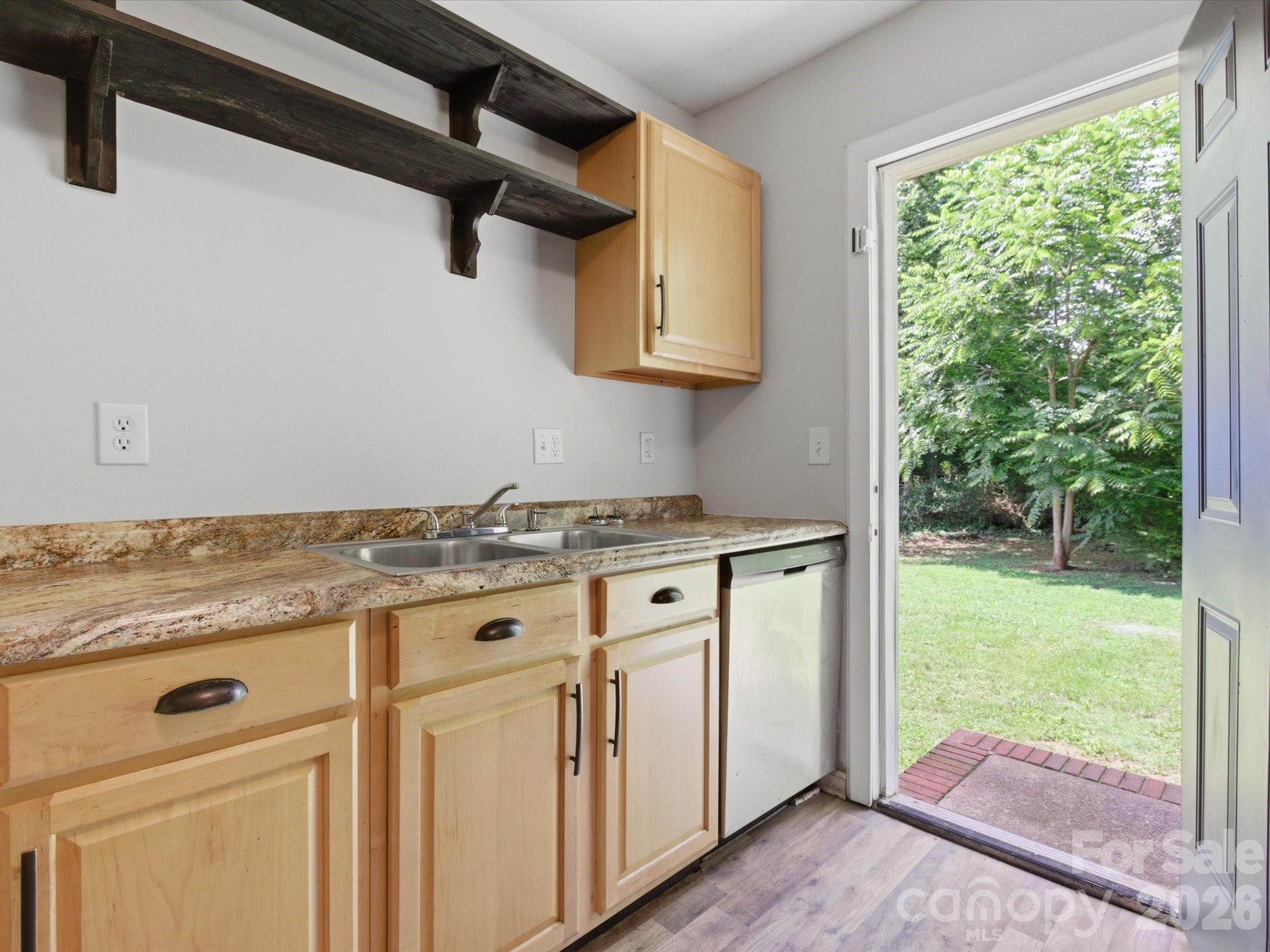 Photo 11 of 622 Dunbrook Lane, Charlotte, NC