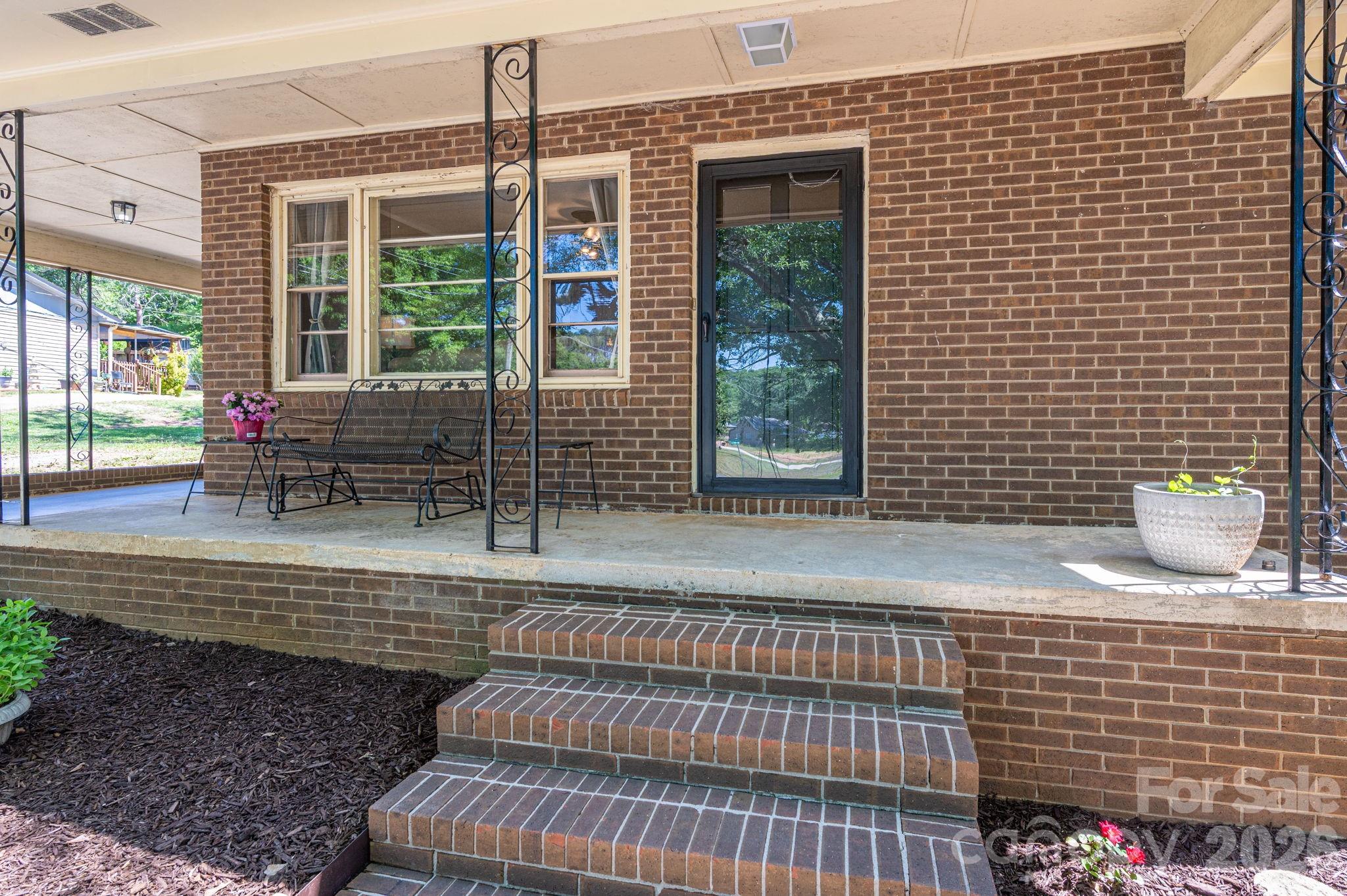 636 Poplar Drive, Shelby, NC - photo 5 of 38