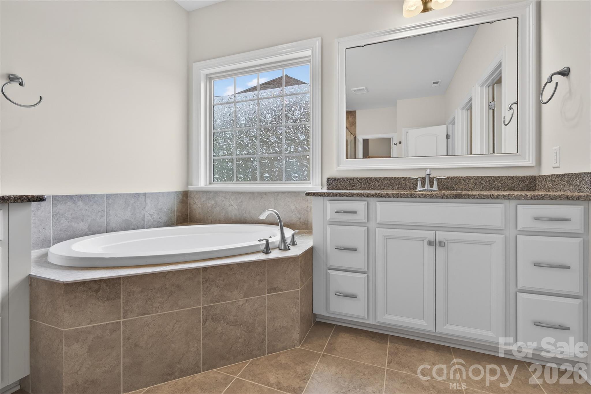 Photo 11 of 8224 Cornhill Avenue, Charlotte, NC