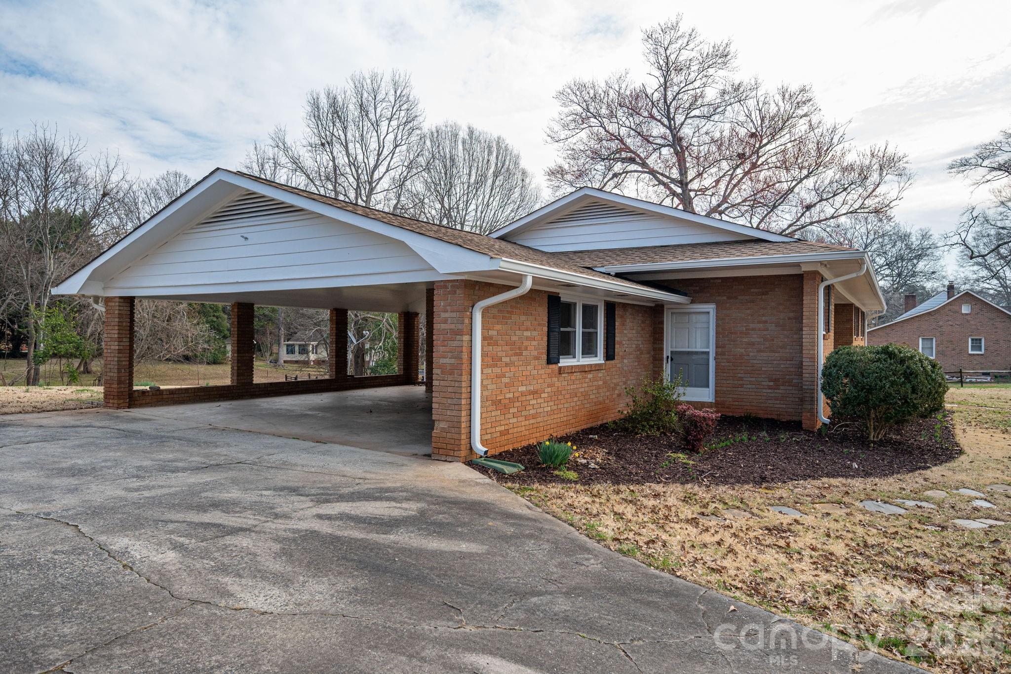 Photo 2 of 525 Julia Avenue, Belmont, NC