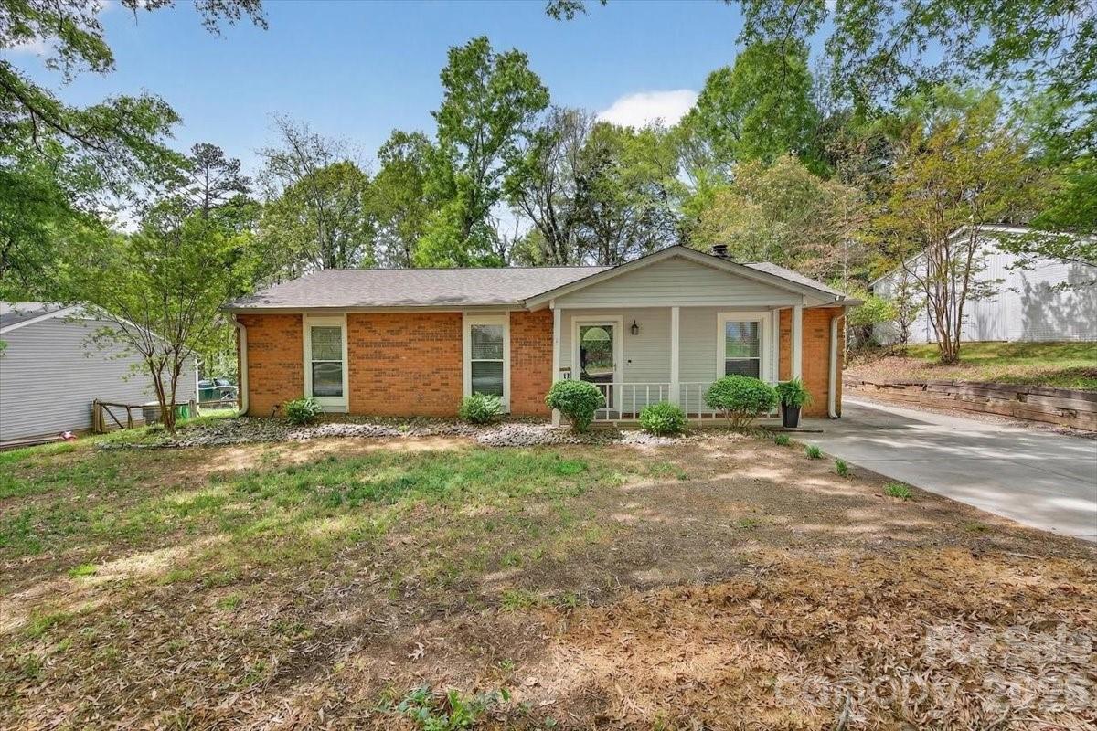 6308 Pineburr Road, Charlotte, NC - photo 1 of 37
