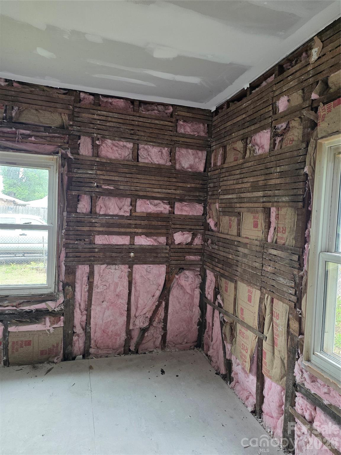Photo 3 of 1517 W Walnut Avenue, Gastonia, NC