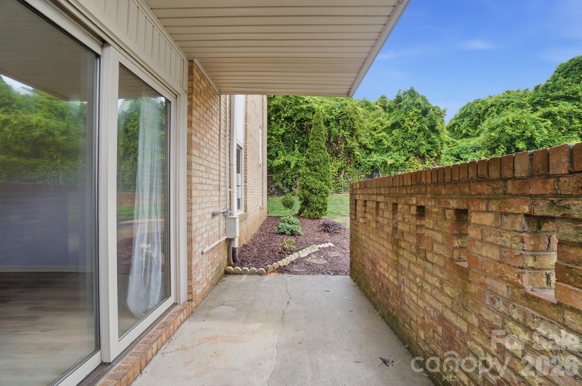Photo 40 of 4754 Hedgemore DriveN, Charlotte, NC