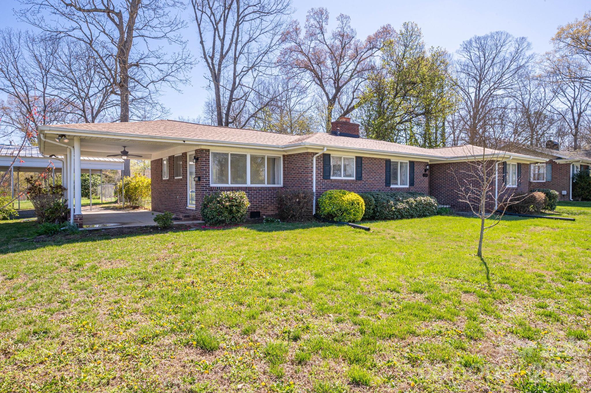 Photo 2 of 1606 Davis Park Road, Gastonia, NC
