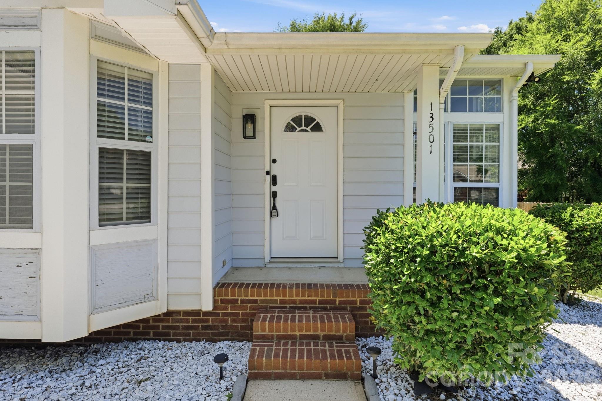 Photo 3 of 13501 Krislyn Woods Place, Charlotte, NC
