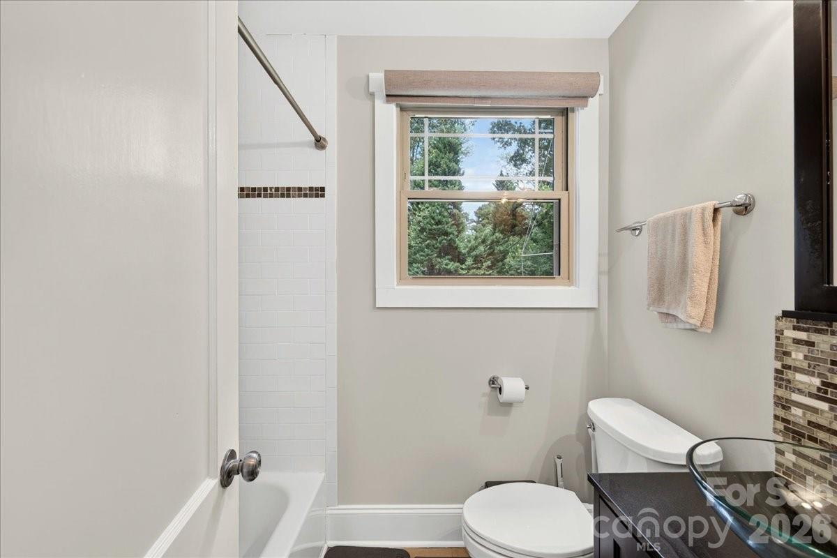 Home for sale at 2120 Dalehurst Drive, Charlotte, NC — photo 36 of 40