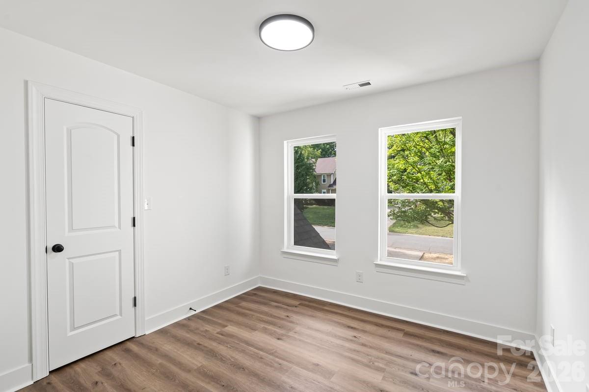 Photo 31 of 2033 Colony Hill Drive, Charlotte, NC