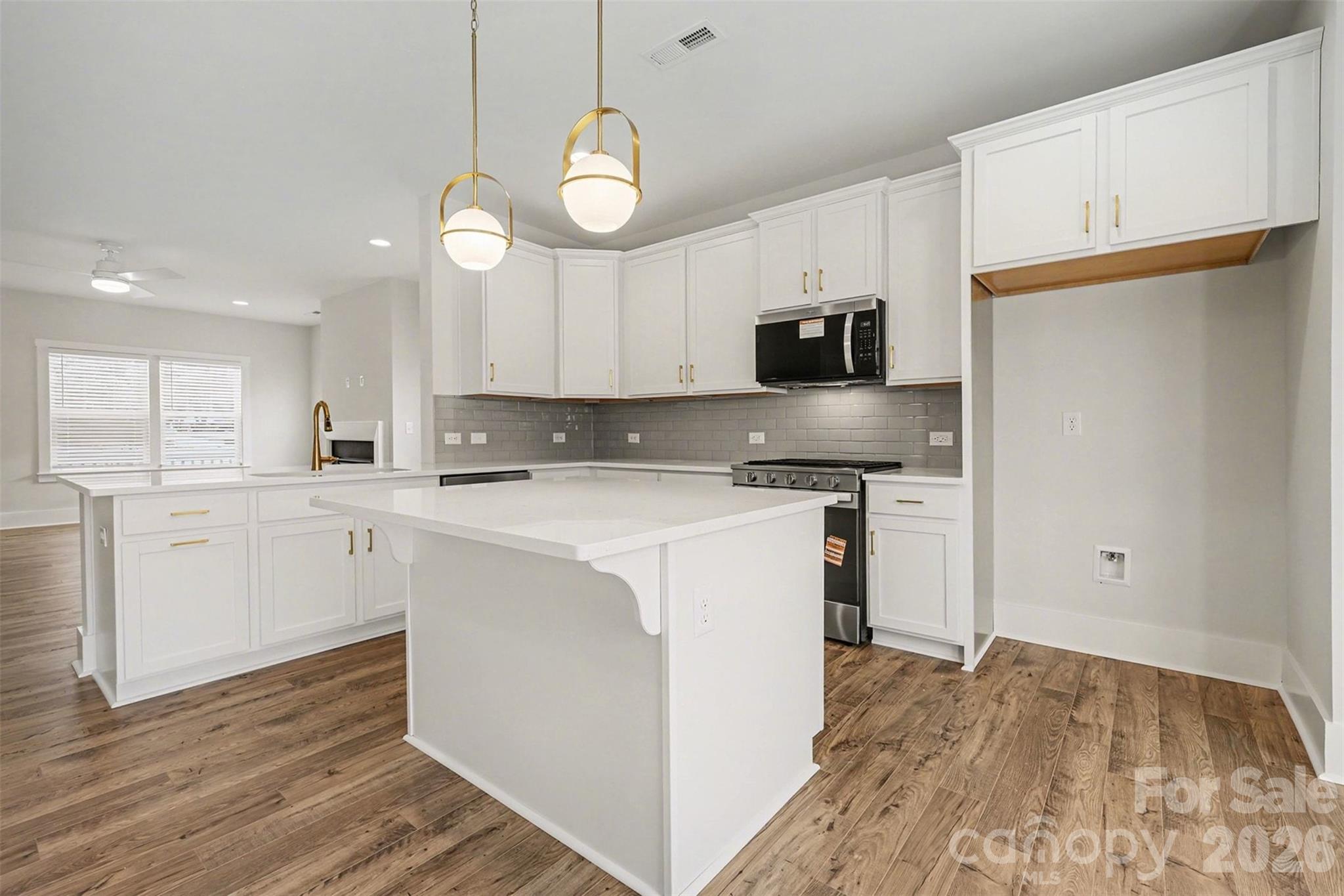 Photo 7 of 4768 Americana Avenue, Charlotte, NC