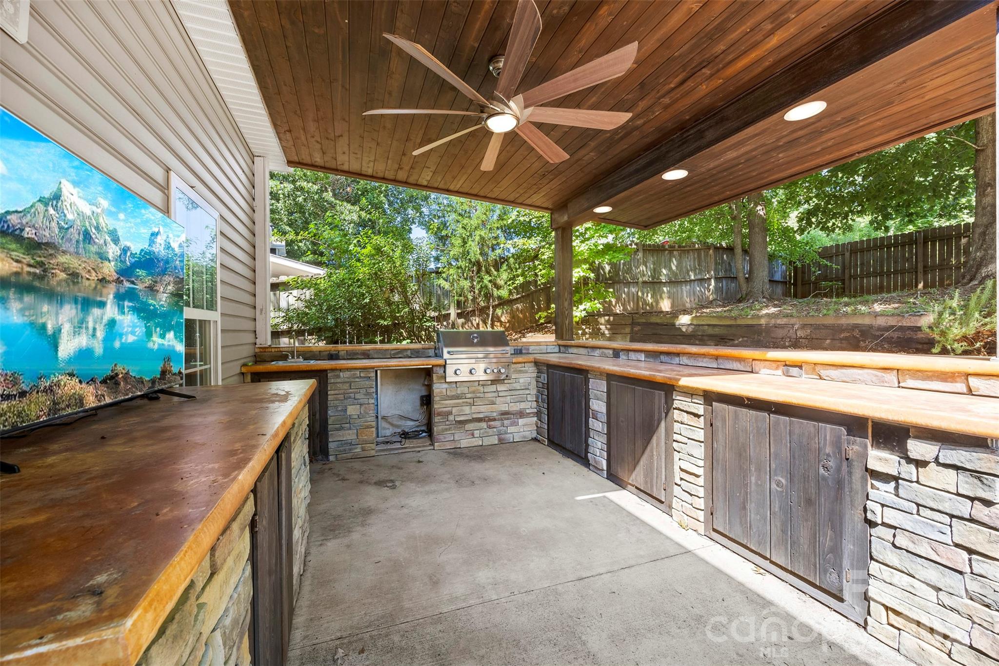 Home for sale at 8011 Maxwelton Drive, Huntersville, NC — photo 22 of 27