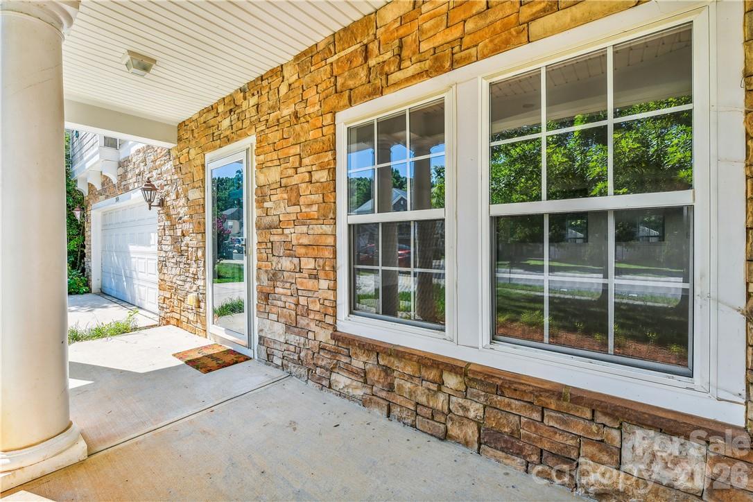 Photo 3 of 15614 Normans Landing Drive, Charlotte, NC