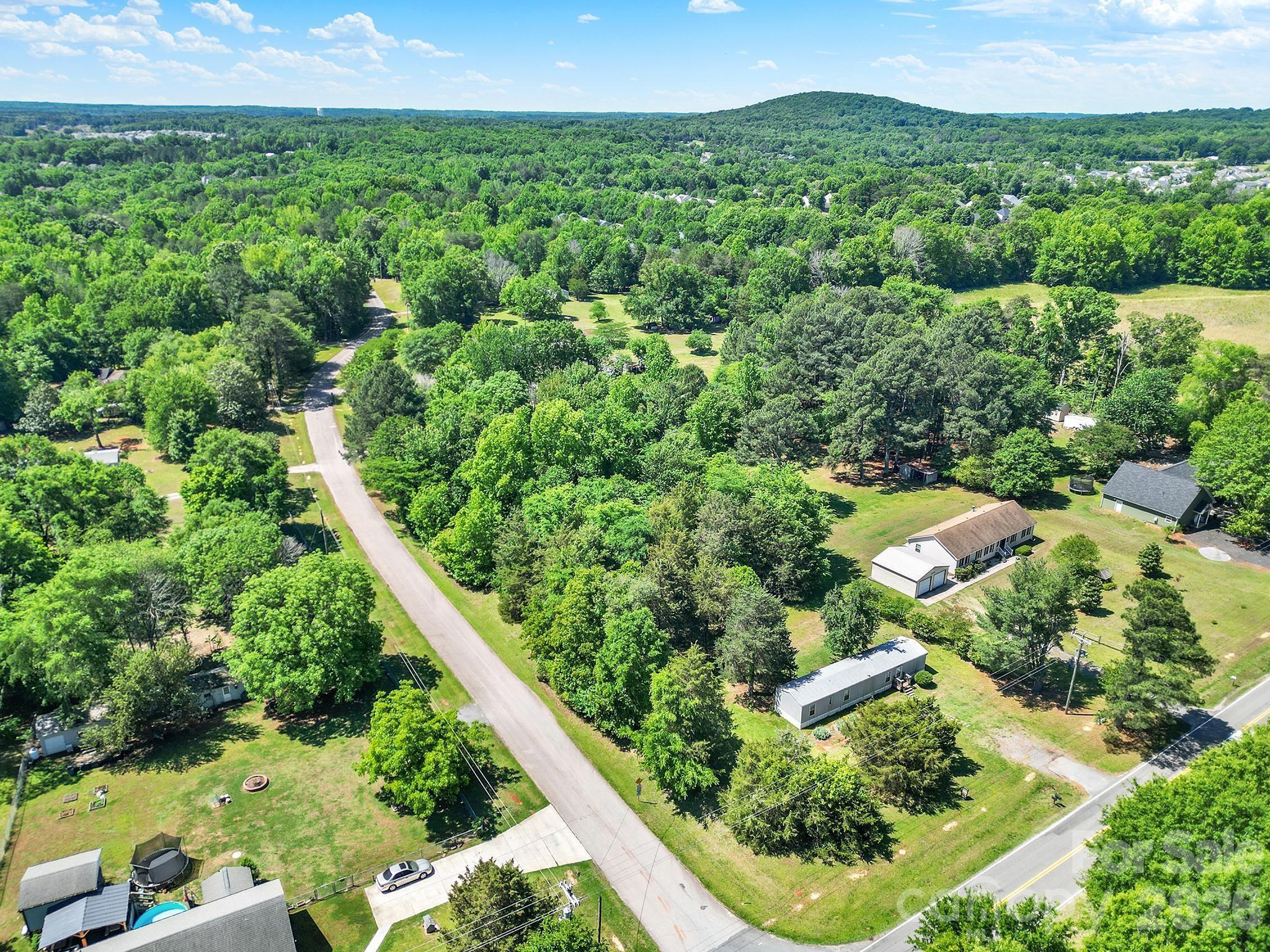 6067 Lake Wylie Road, Lake Wylie, SC - photo 6 of 12