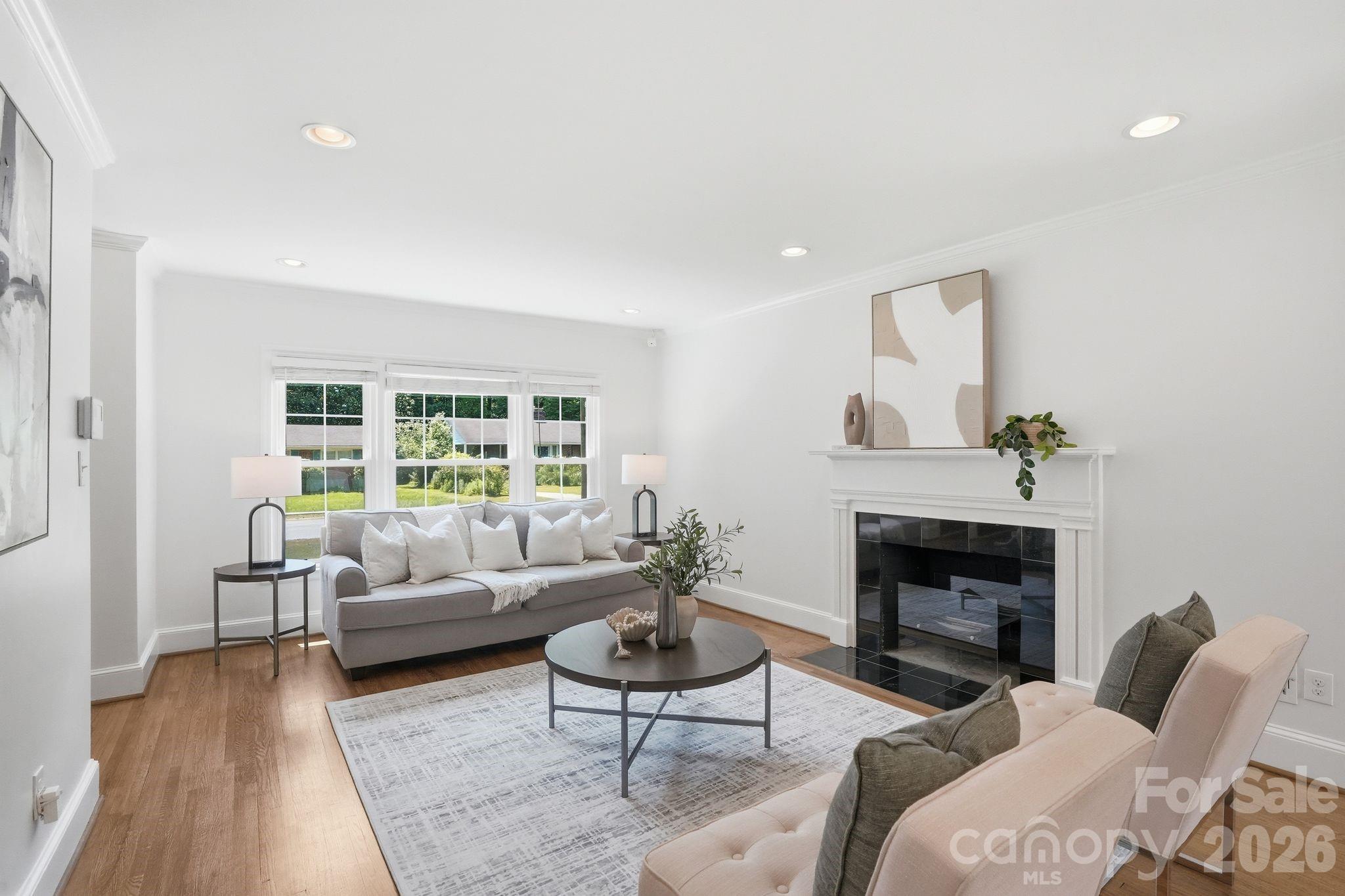Photo 4 of 5623 Wedgewood Drive, Charlotte, NC