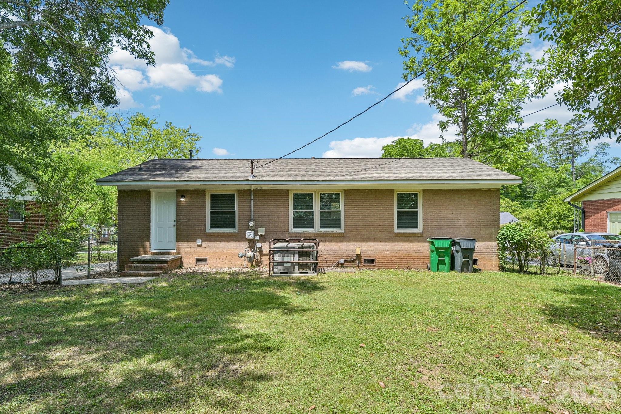 3935 Crestridge Drive, Charlotte, NC - photo 29 of 33