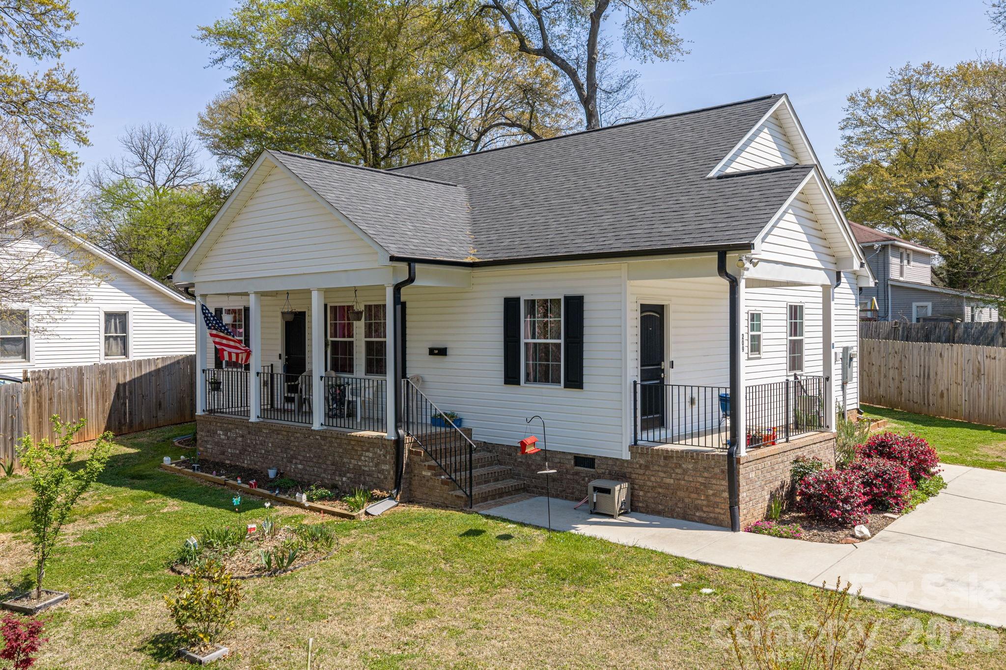 209 Wood Street, Mount Holly, NC