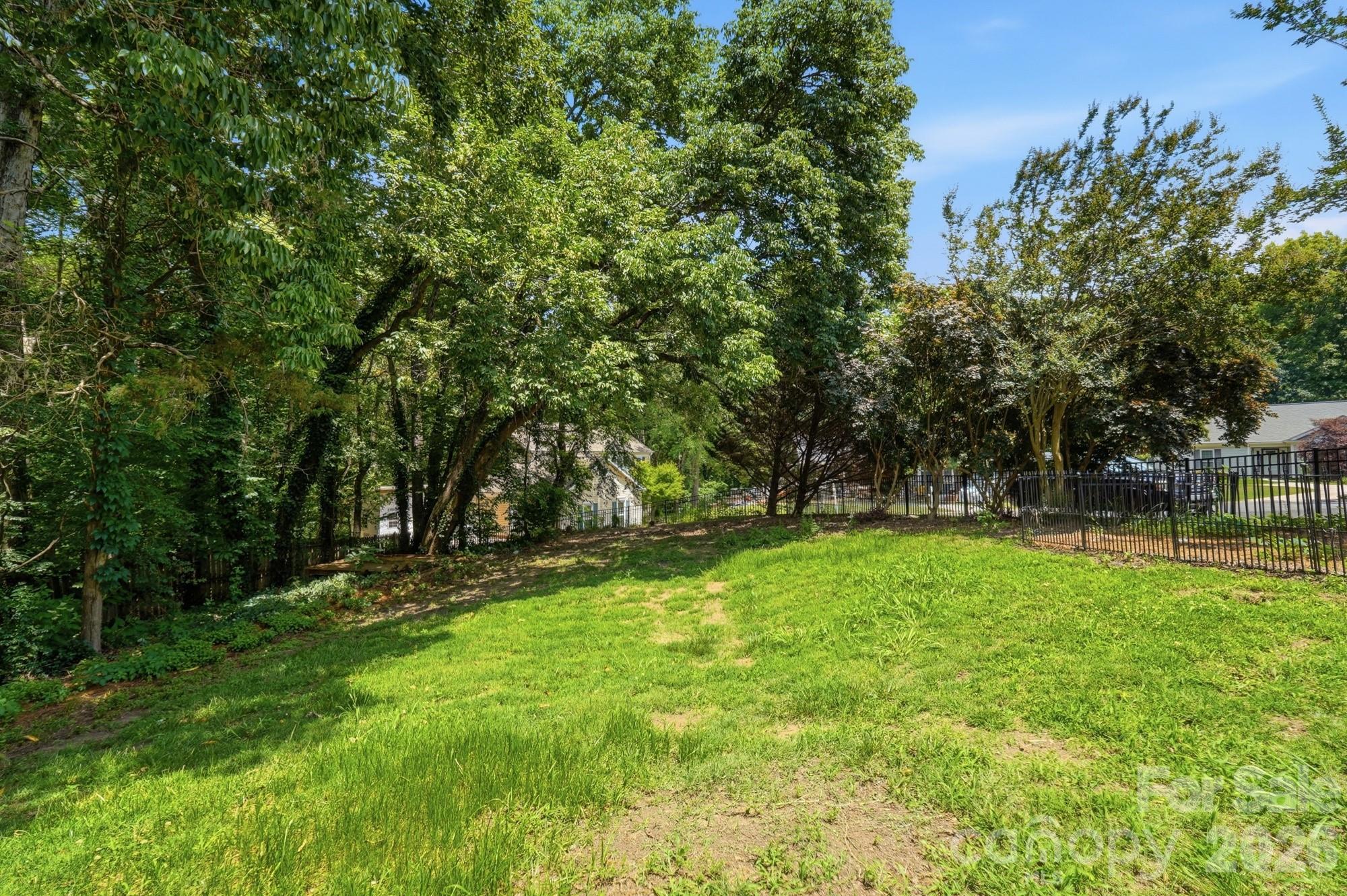 Home for sale at 2106 Caleo Circle, Charlotte, NC — photo 38 of 42