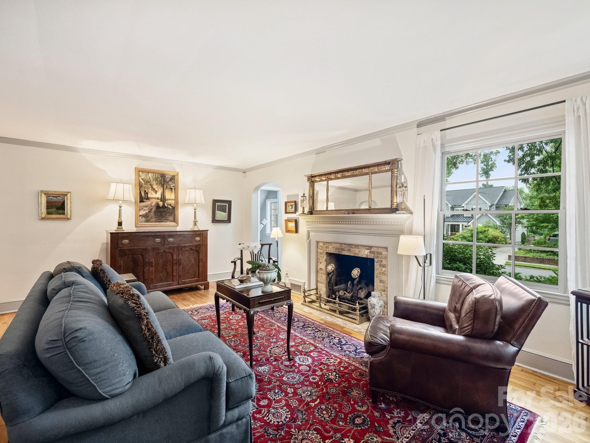 Photo 5 of 2126 Cumberland Avenue, Charlotte, NC