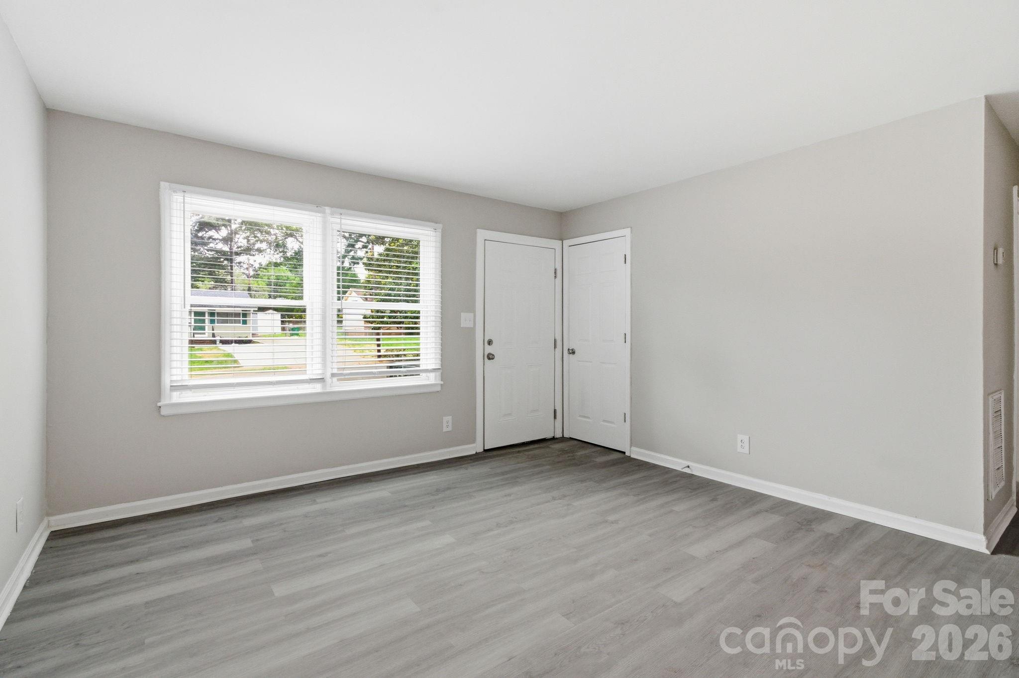 Photo 3 of 2725 Thornton Road, Charlotte, NC
