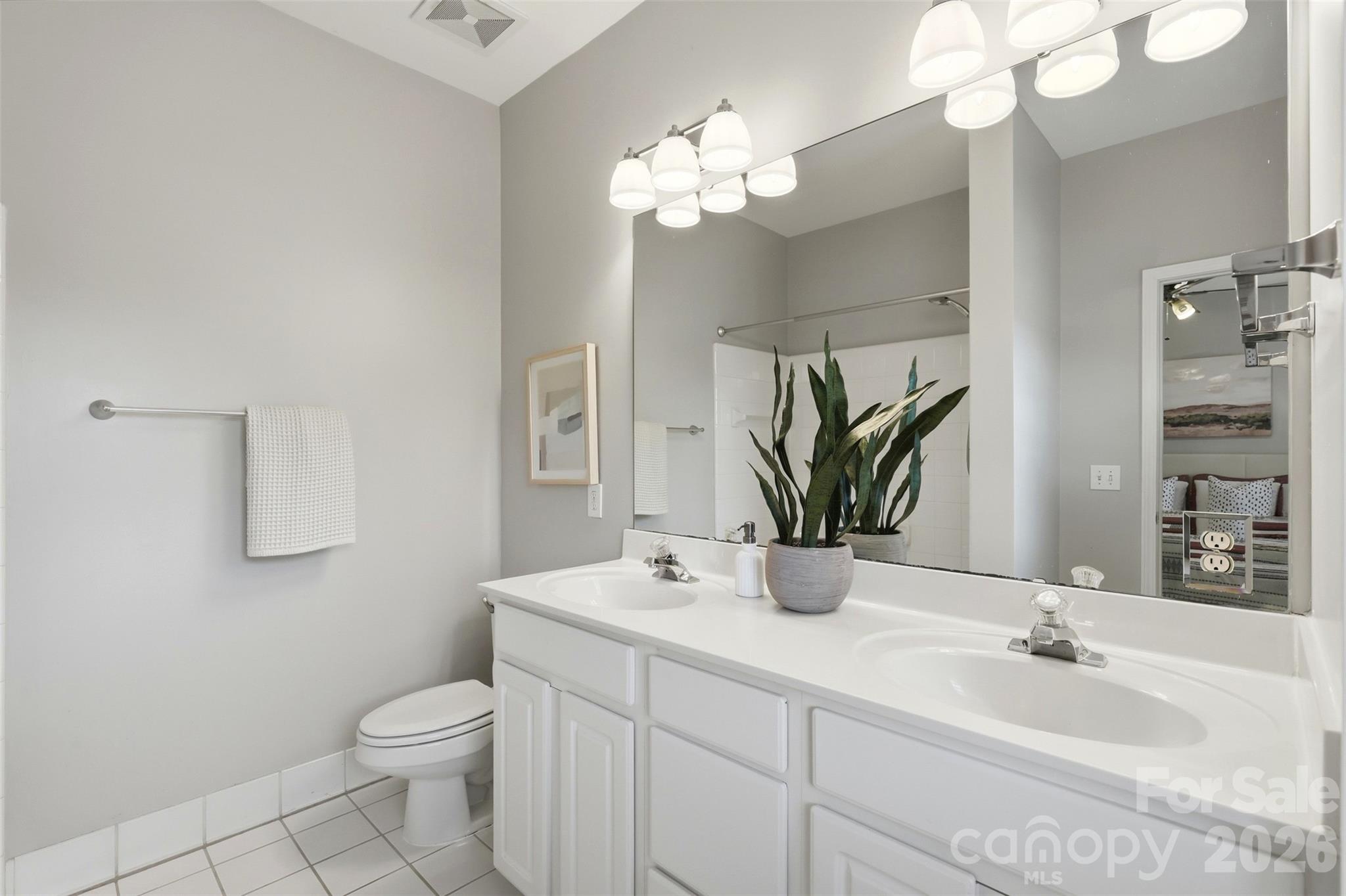 Photo 10 of 400 Clarice Avenue165, Charlotte, NC