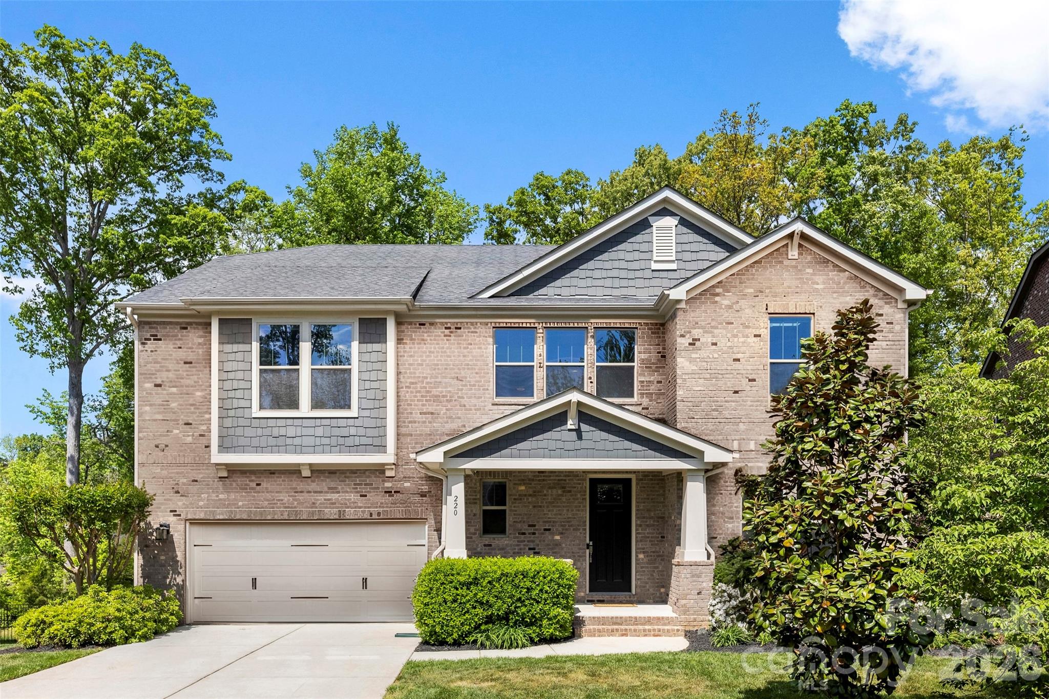 Home for sale at 220 Kingsdown Avenue, Charlotte, NC — photo 1 of 37