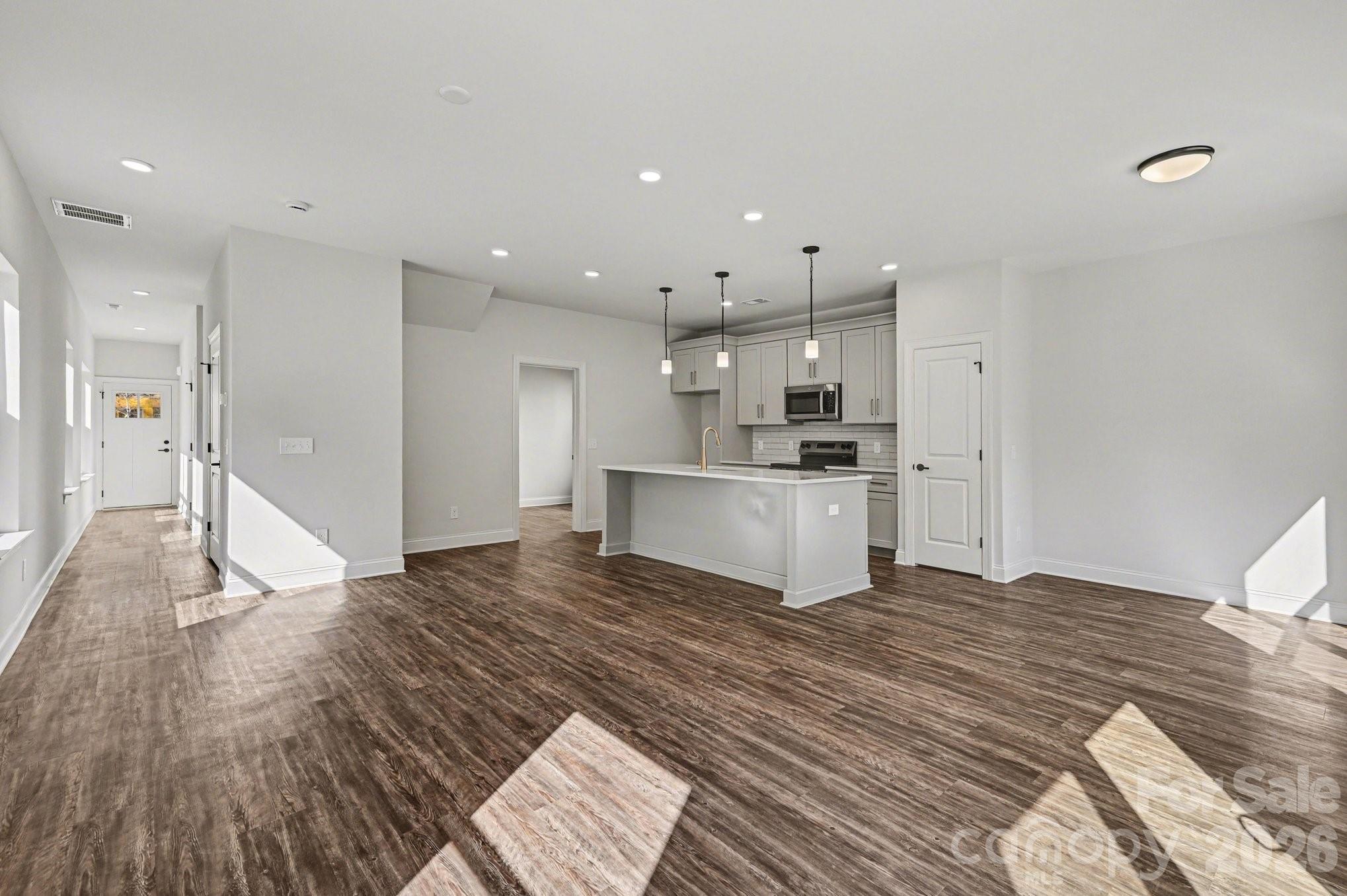 Photo 3 of 566 W Wilson Avenue, Mooresville, NC