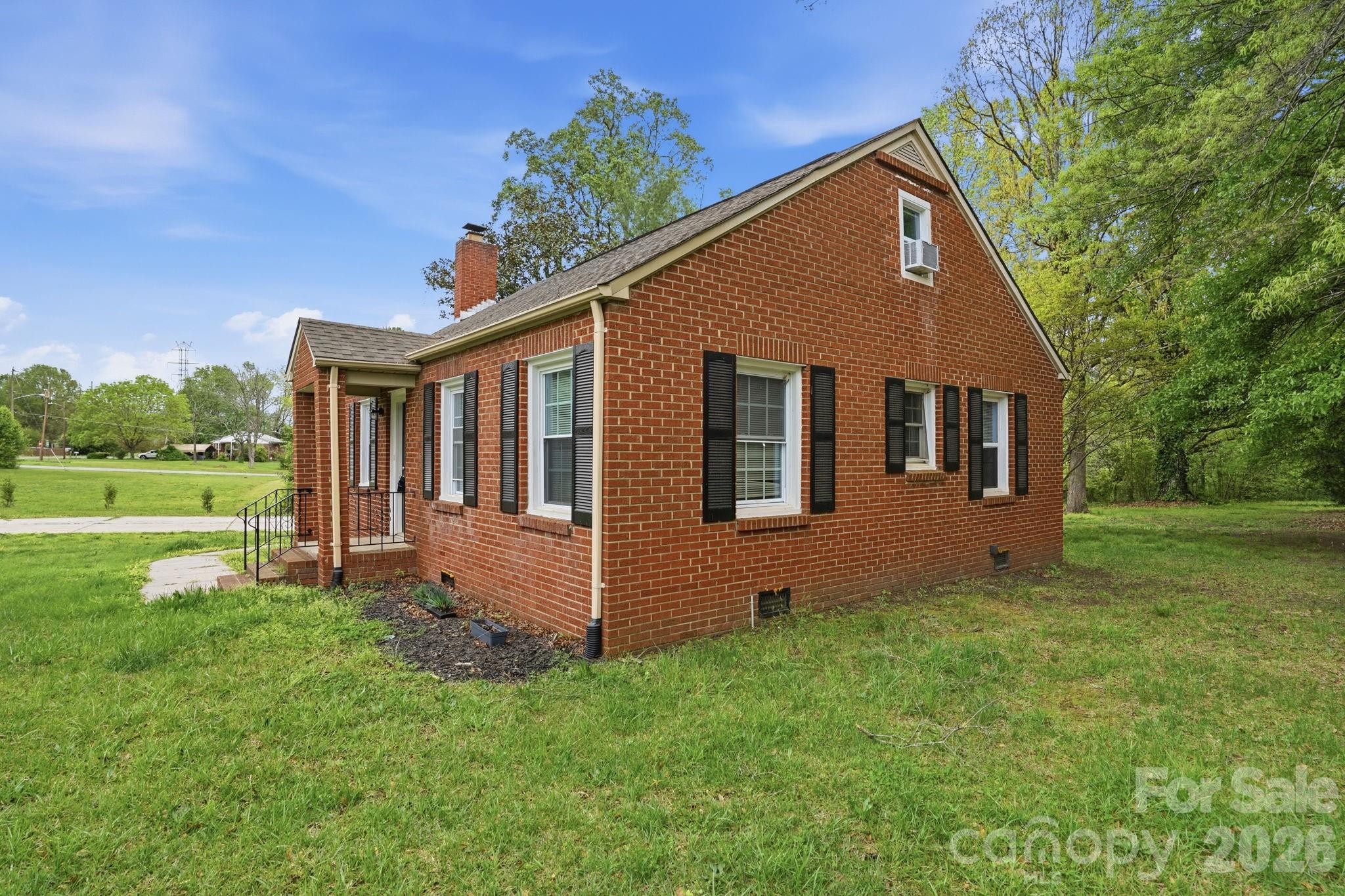 Photo 3 of 8825 Mcclure Circle, Charlotte, NC