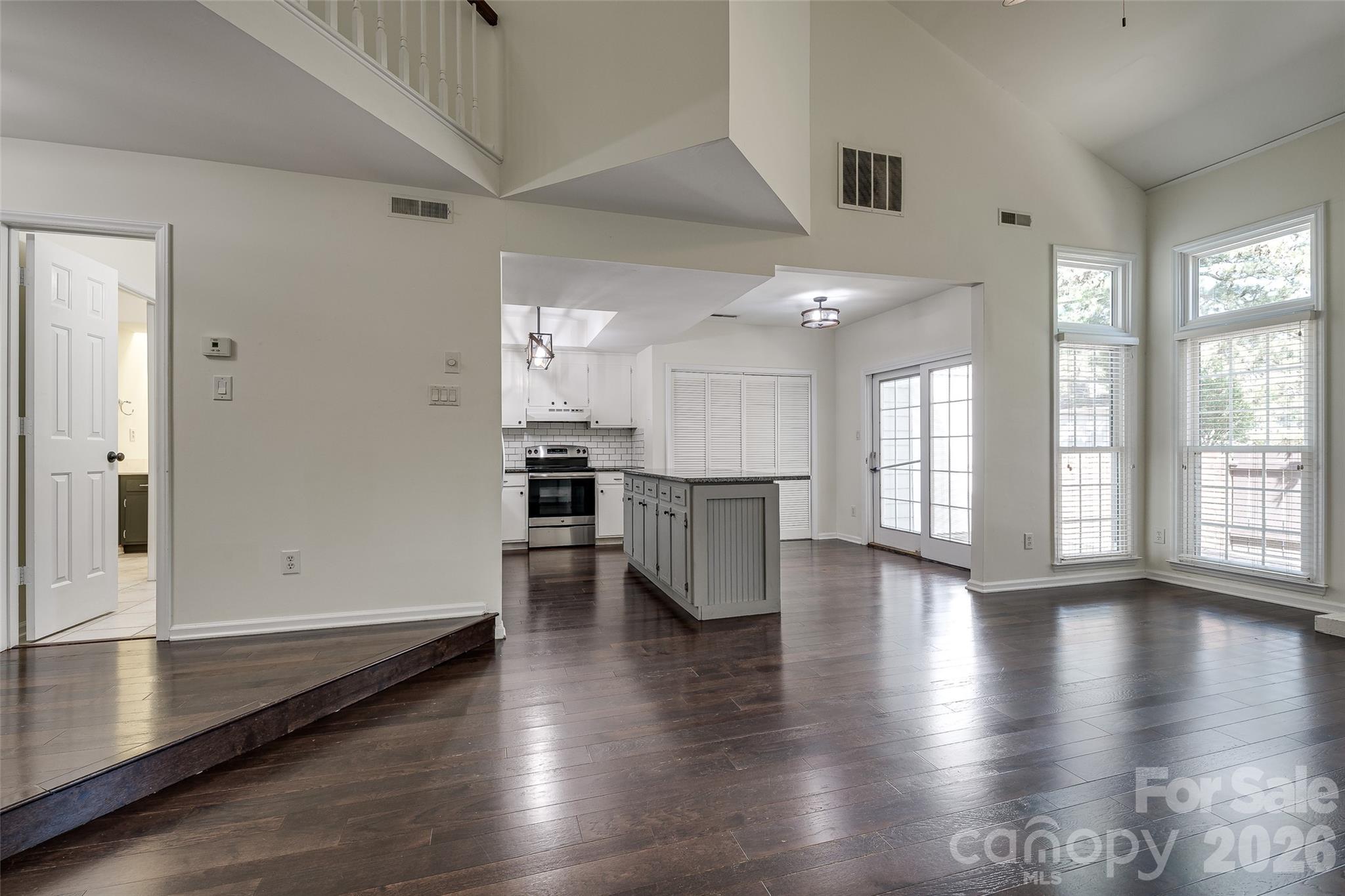 Photo 4 of 9235 N Vicksburg Park Court, Charlotte, NC