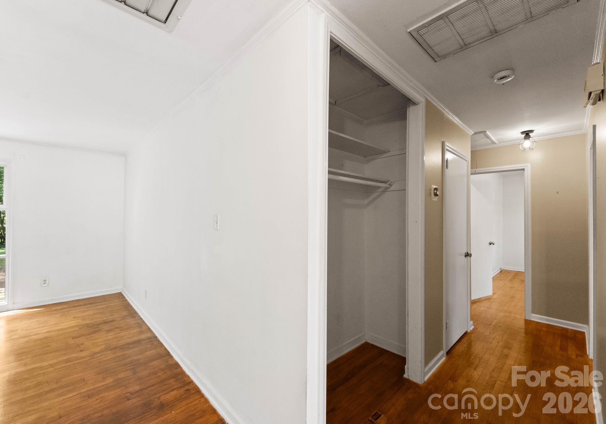 1136 E Woodlawn Road, Charlotte, NC - photo 36 of 48
