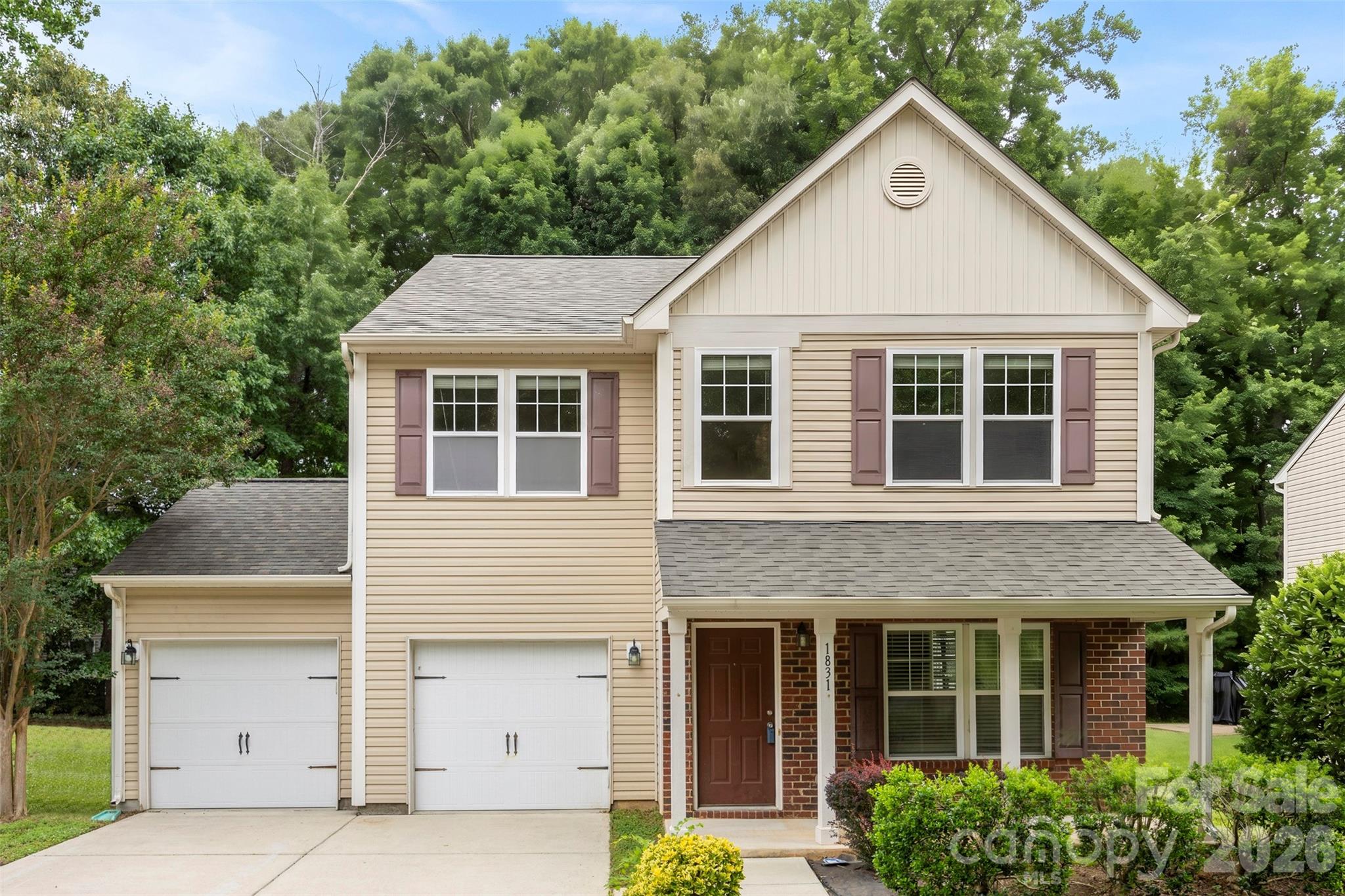 Home for sale at 1831 Yaupon Road, Charlotte, NC — photo 1 of 39
