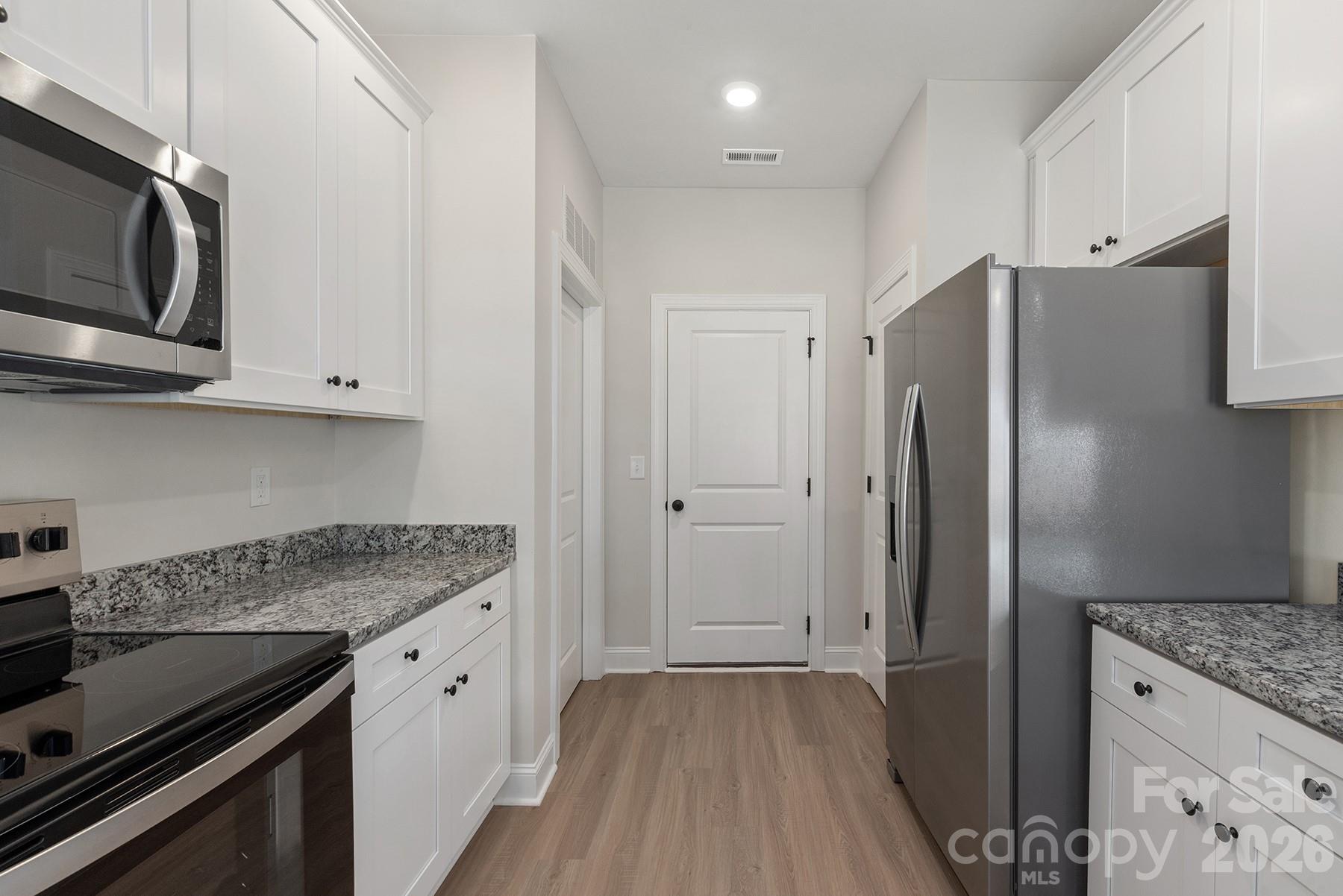 Photo 7 of 6718 Fairford Drive, Charlotte, NC