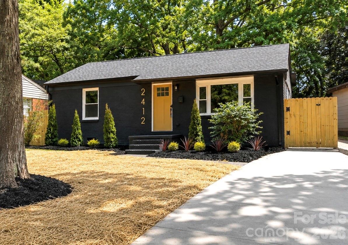 2412 Druid Hills Way, Charlotte, NC - photo 2 of 26