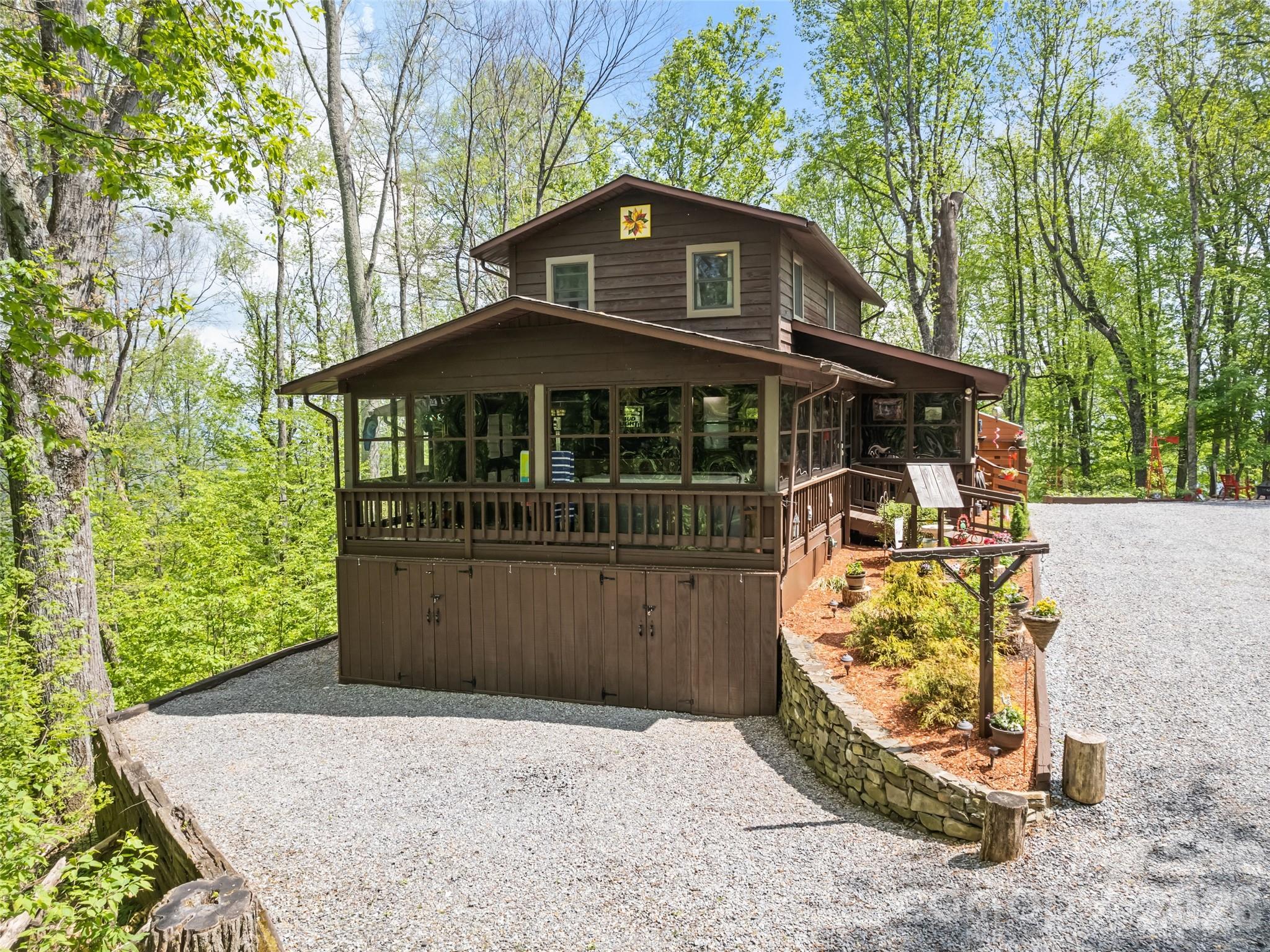Photo 4 of 2863 Heath Peak Road, Waynesville, NC