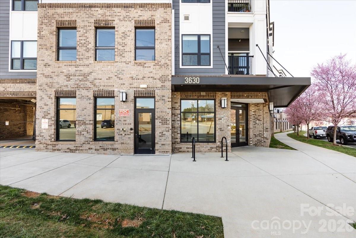 Photo 2 of 3630 N Davidson Street, Charlotte, NC