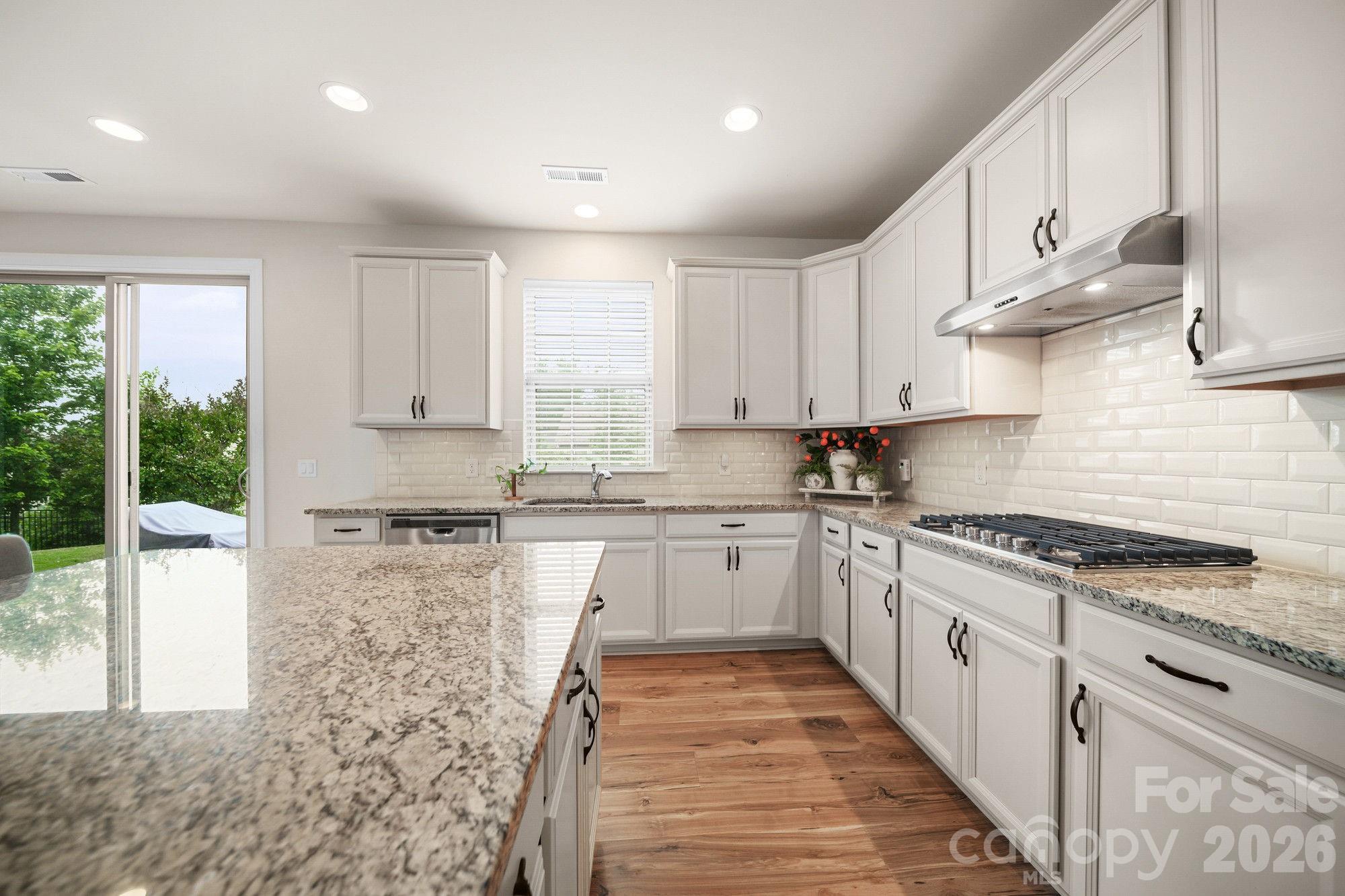 Photo 6 of 17516 Austins Creek Drive, Charlotte, NC