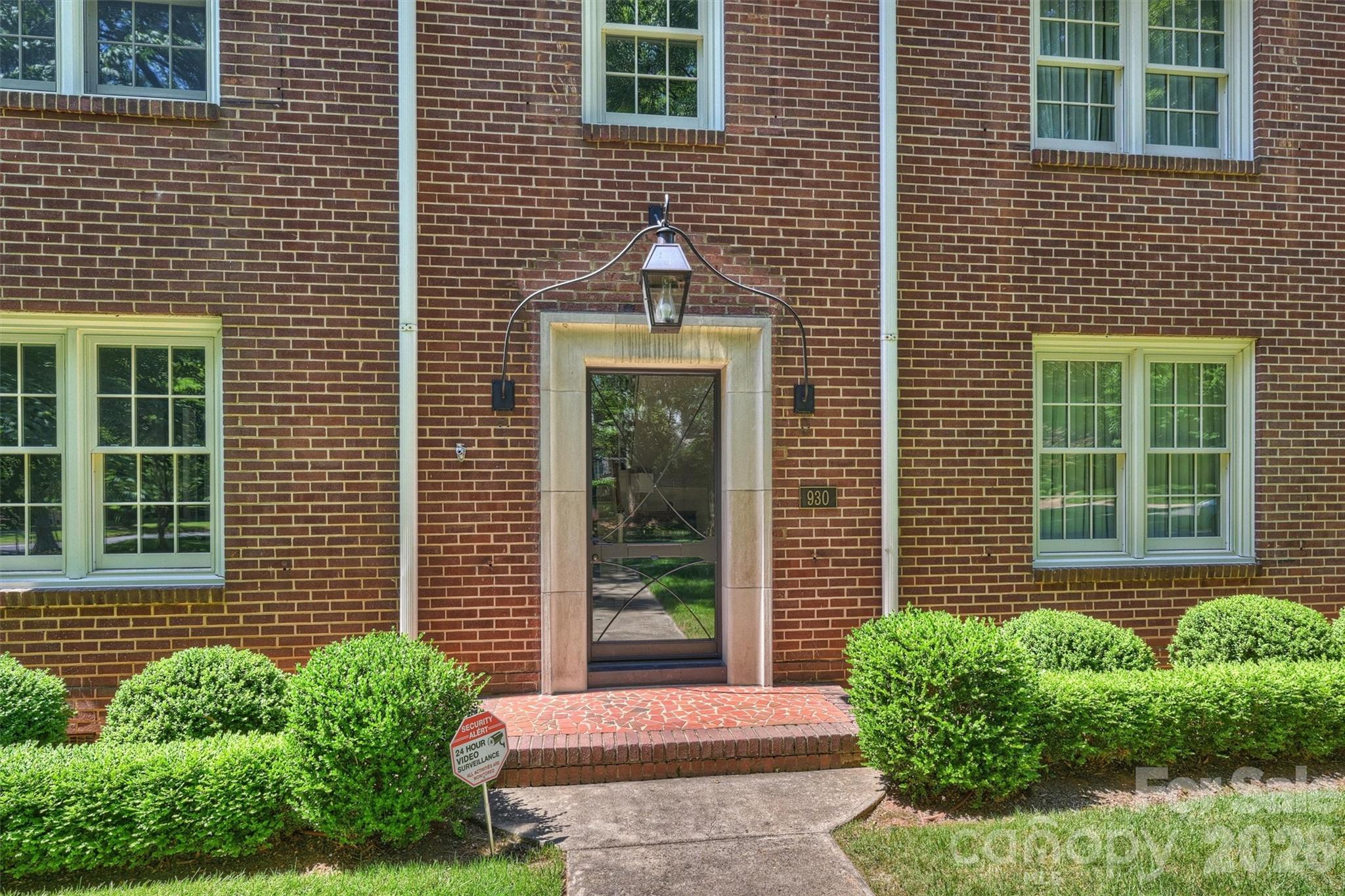 Photo 2 of 930 Ardsley Road2, Charlotte, NC