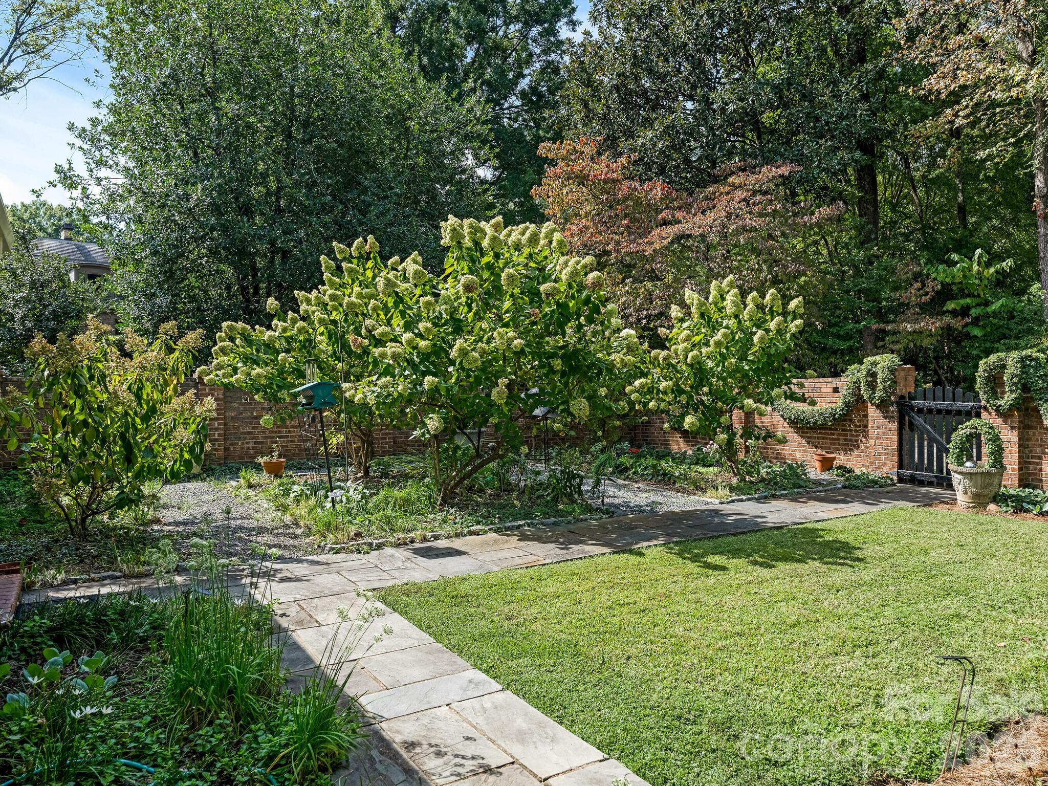 Photo 31 of 2424 Richardson Drive, Charlotte, NC