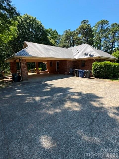 Photo 2 of 401 Greenway Street, Huntersville, NC