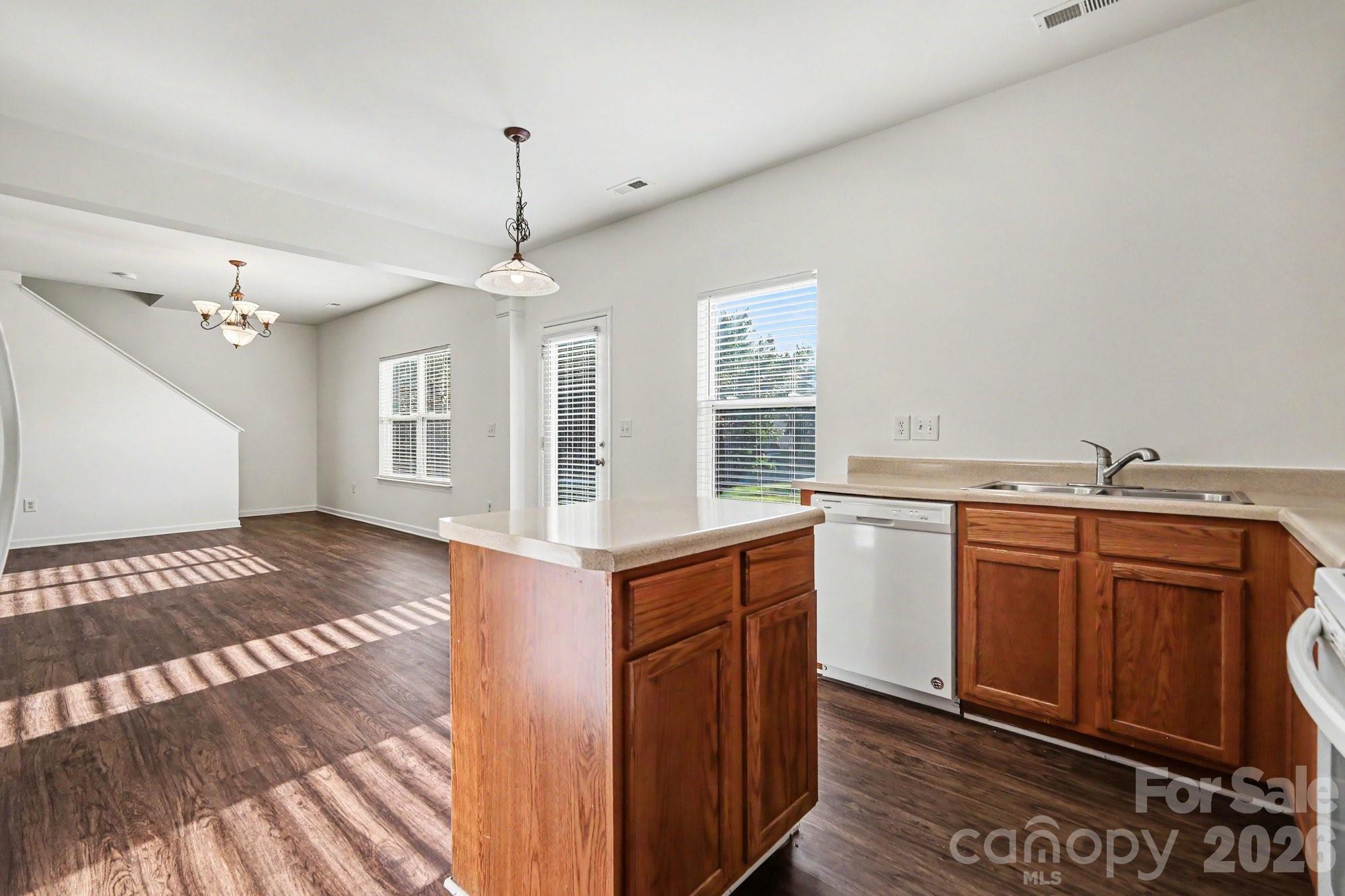 Photo 10 of 4615 Potters Glen Road, Charlotte, NC