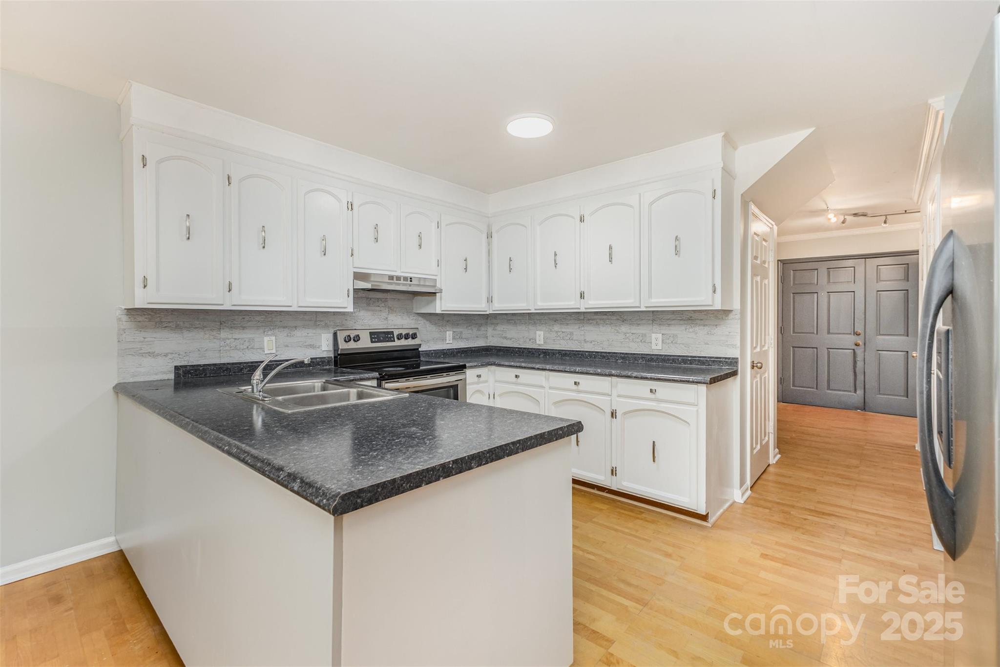 Photo 13 of 4529 Creemore Drive, Charlotte, NC