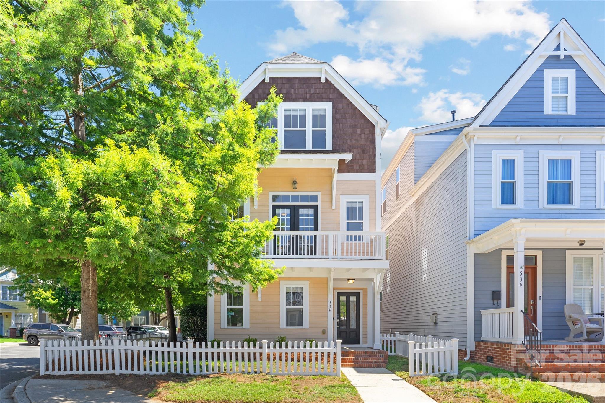 Home for sale at 540 Dubois Court, Charlotte, NC — photo 1 of 35