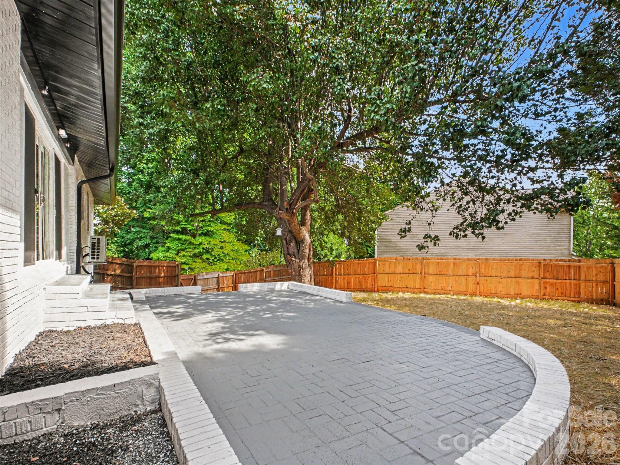 Photo 46 of 1831 Elizabeth Oaks Avenue, Charlotte, NC