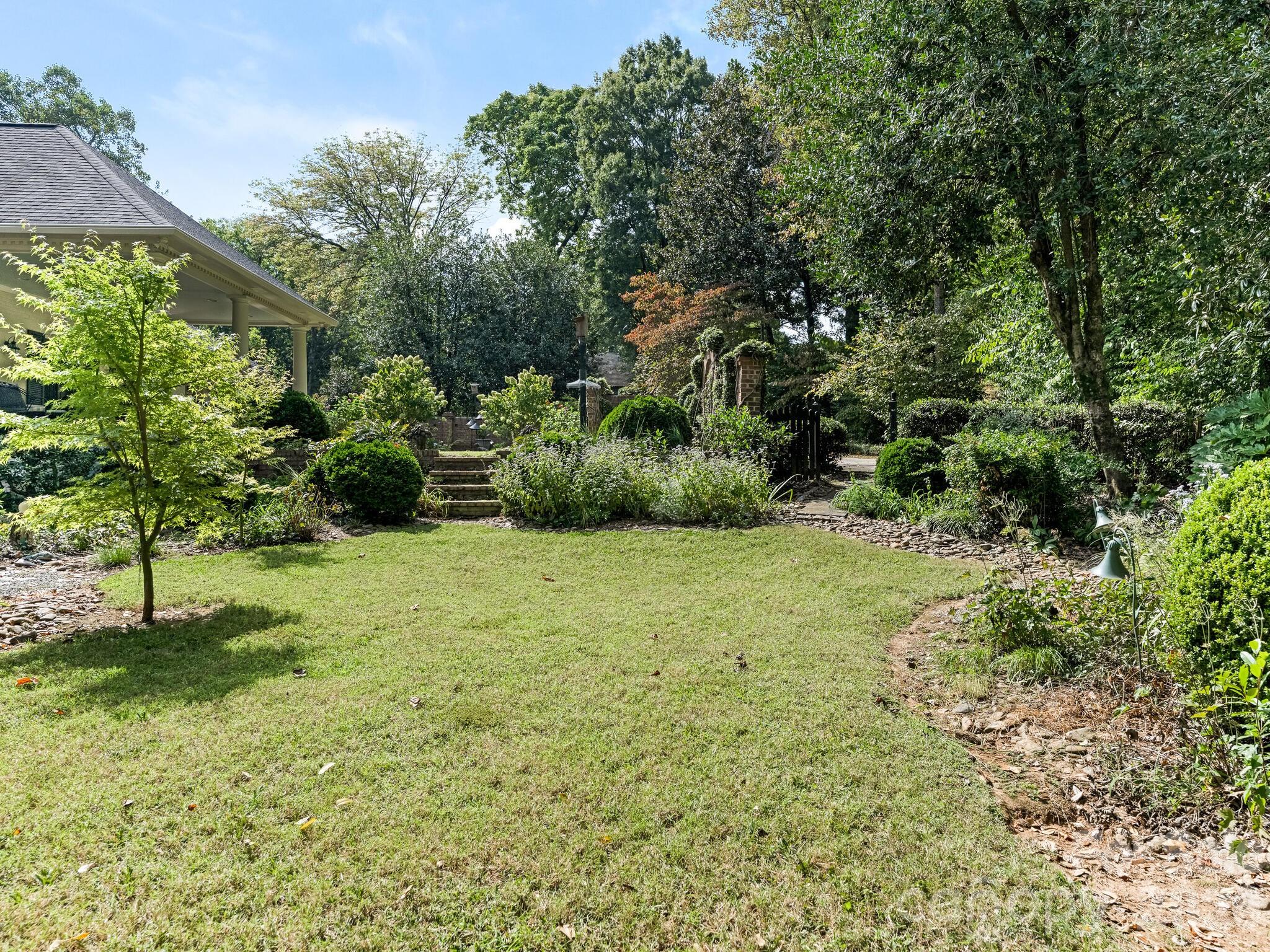Photo 36 of 2424 Richardson Drive, Charlotte, NC