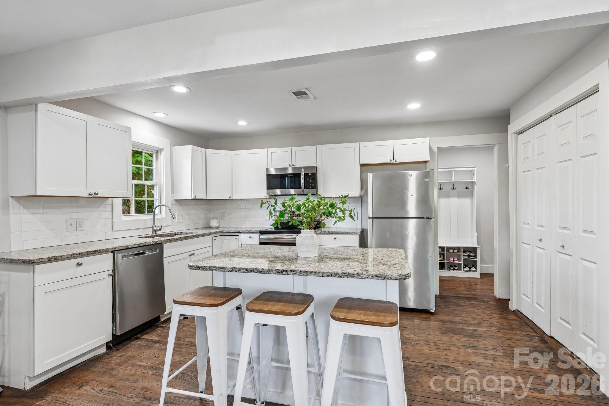 1824 Double Oaks Road, Charlotte, NC - photo 10 of 38