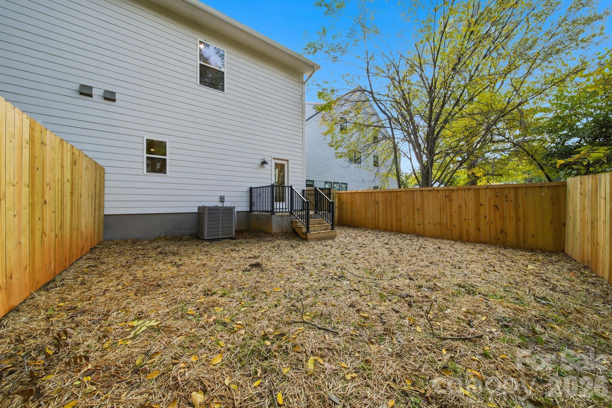 105 N Smallwood Place, Charlotte, NC - photo 26 of 31