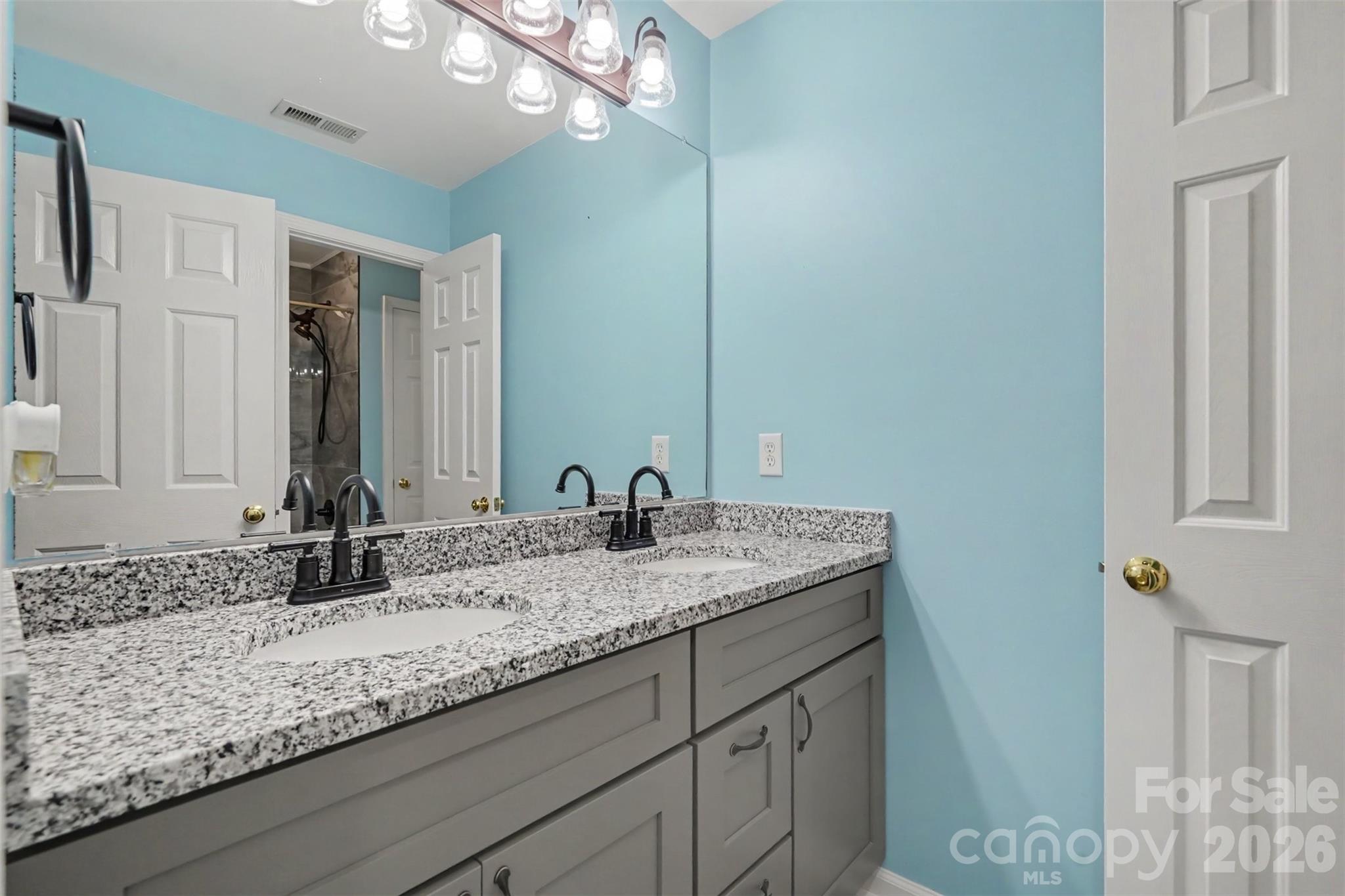 Home for sale at 5917 Nuthatch Court, Charlotte, NC — photo 38 of 46